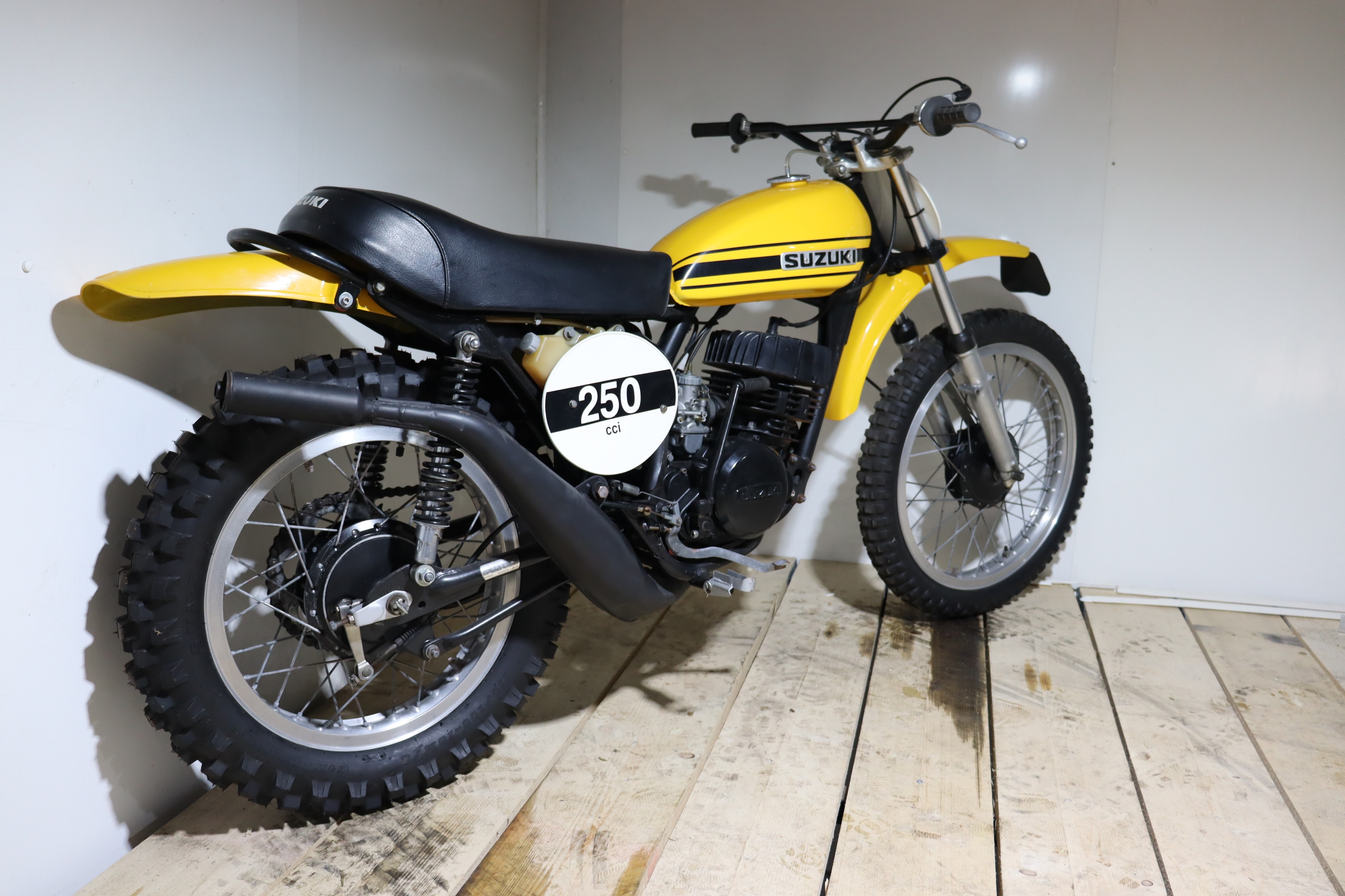 Lot 403 - c.1973 Suzuki TM 250
