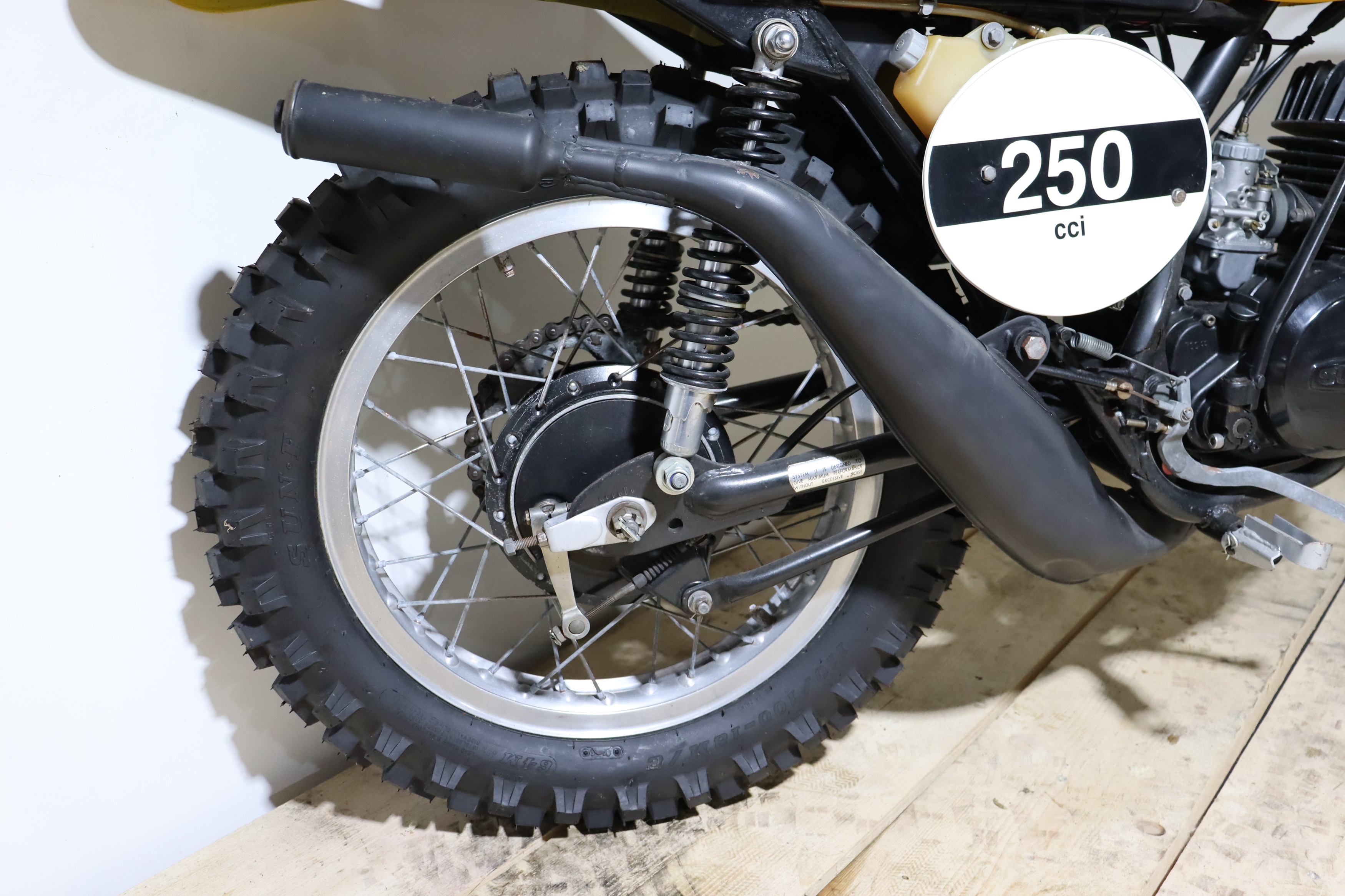 Lot 403 - c.1973 Suzuki TM 250