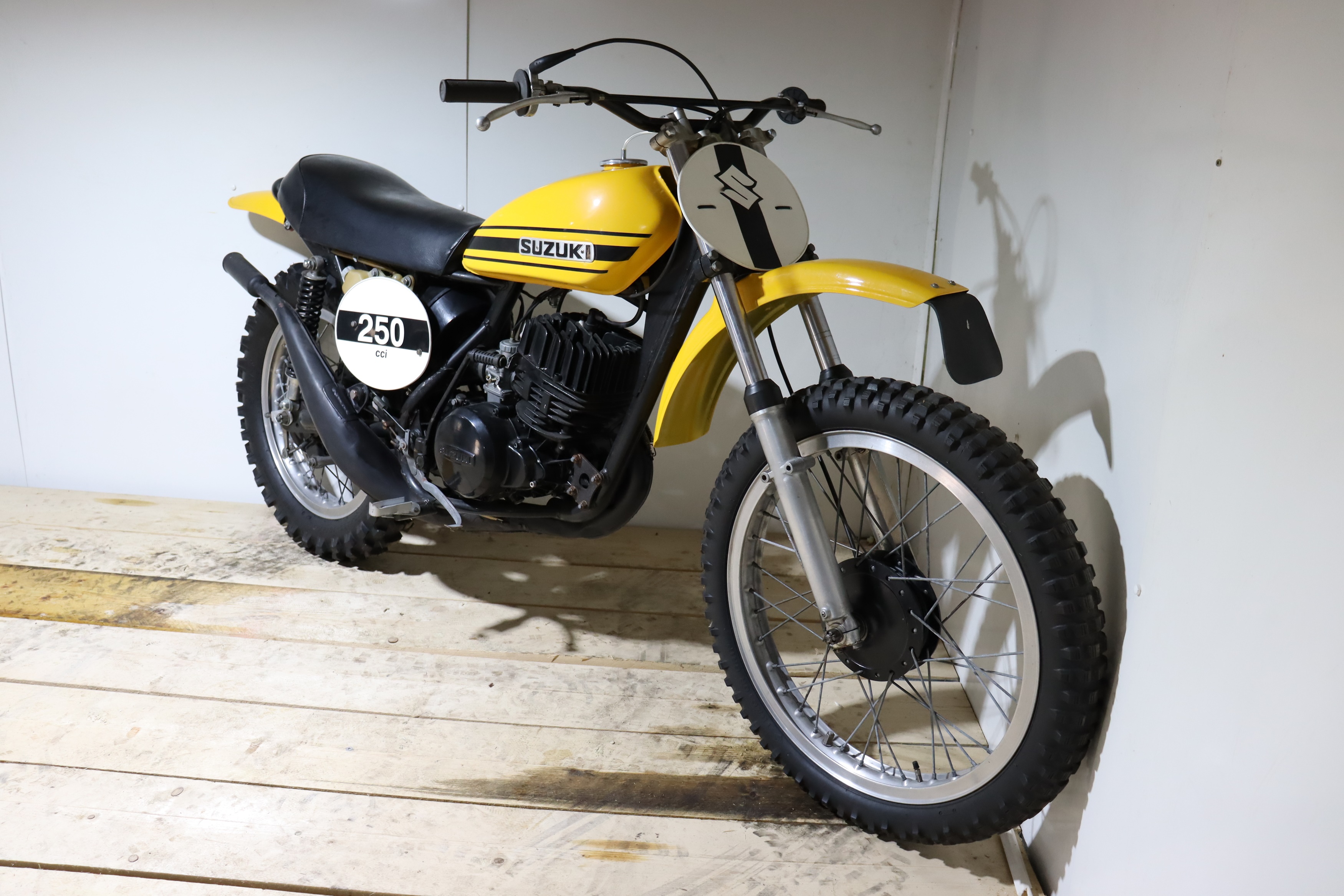 Lot 403 - c.1973 Suzuki TM 250