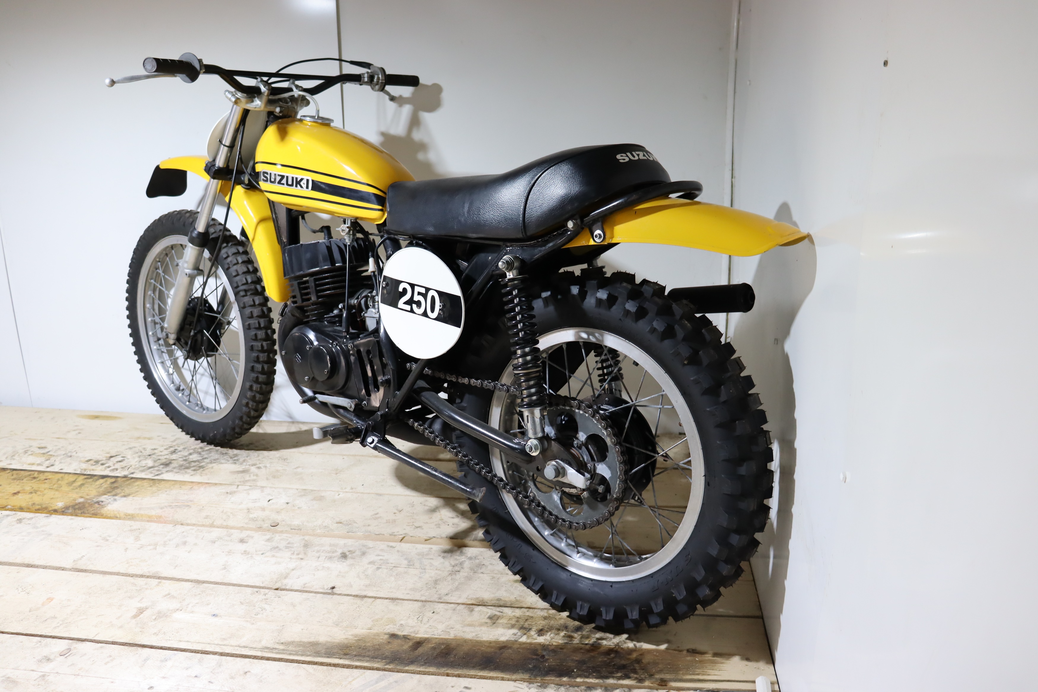 Lot 403 - c.1973 Suzuki TM 250