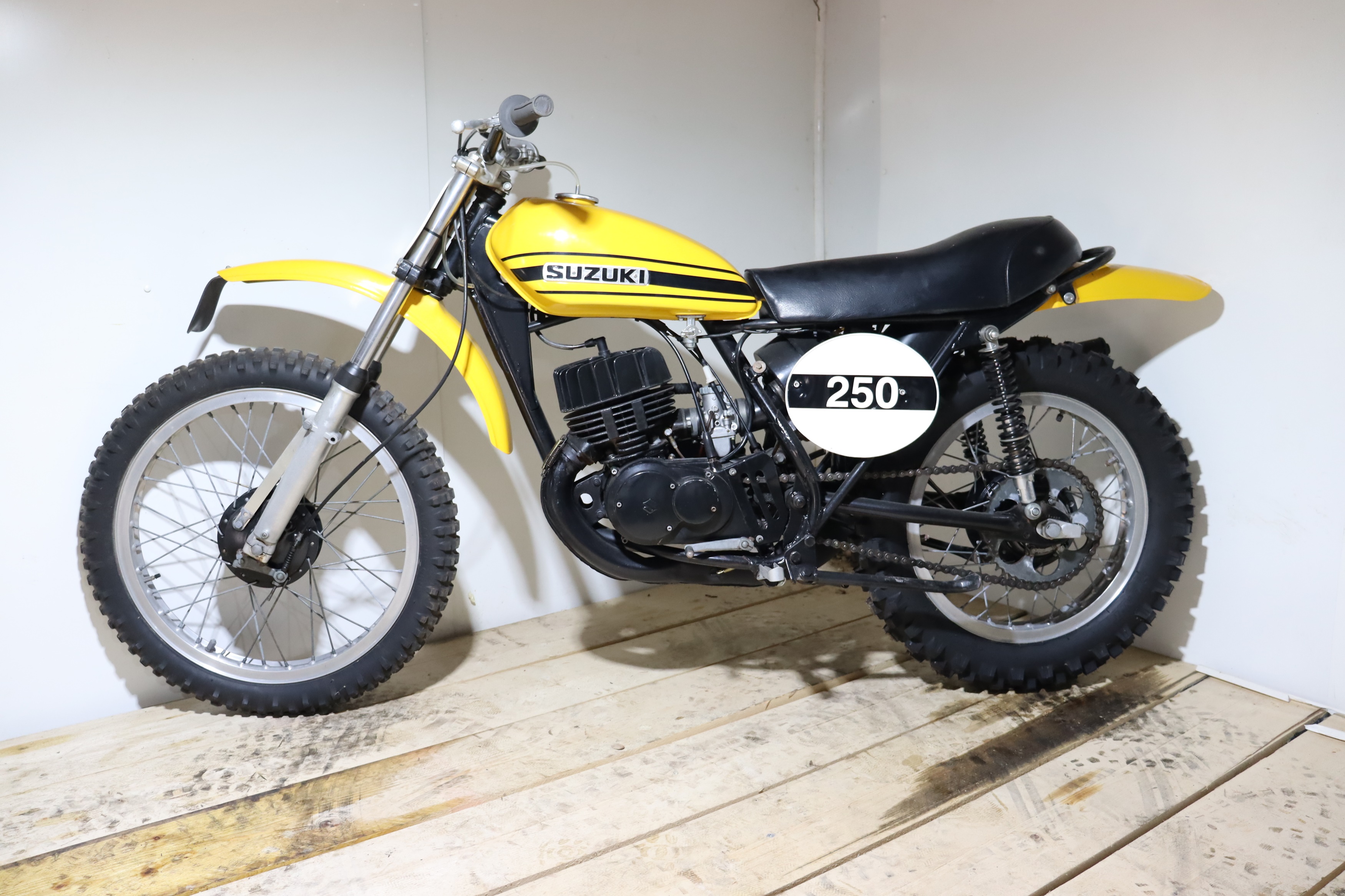 Lot 403 - c.1973 Suzuki TM 250