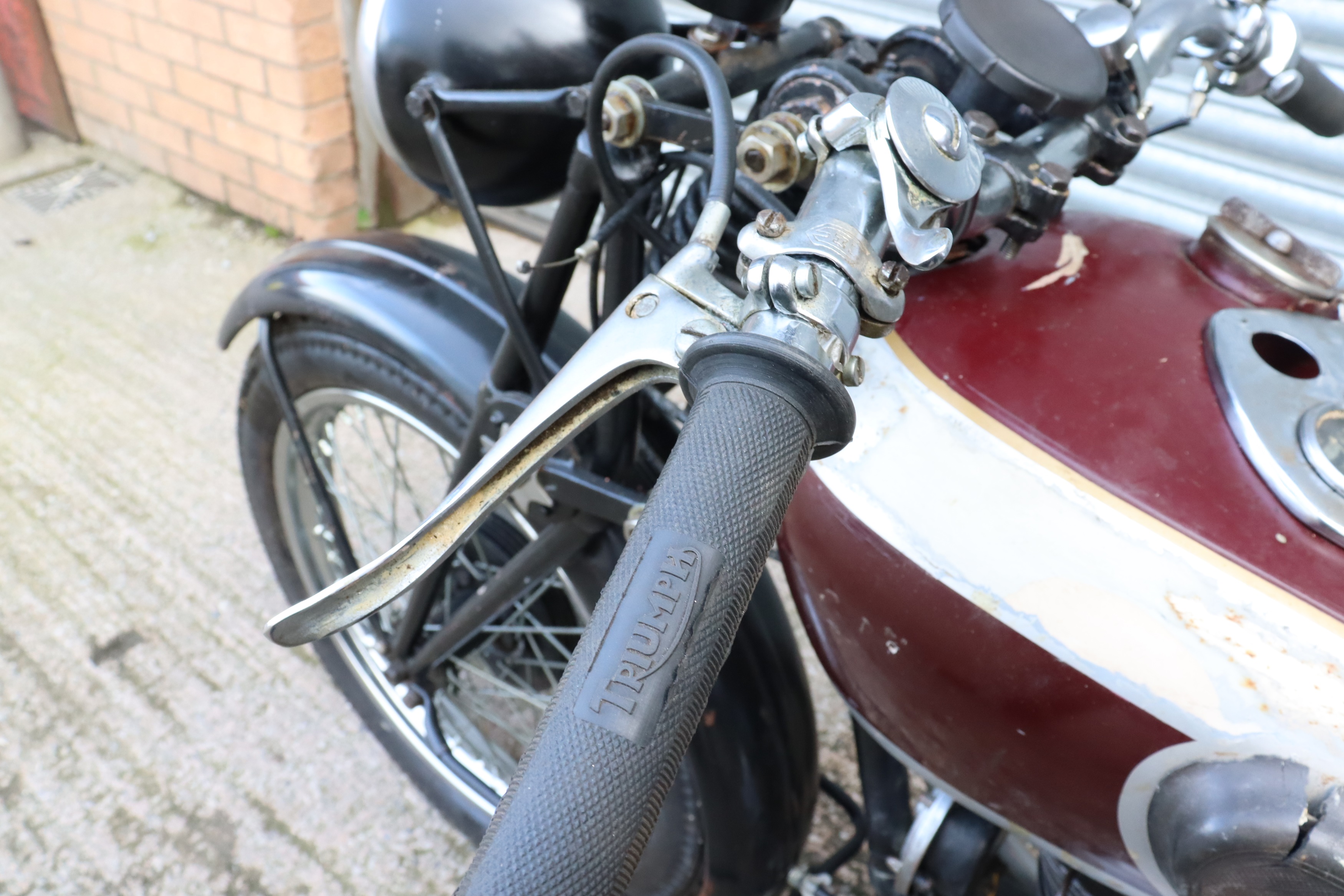 Lot 410 - 1937 Triumph 5H