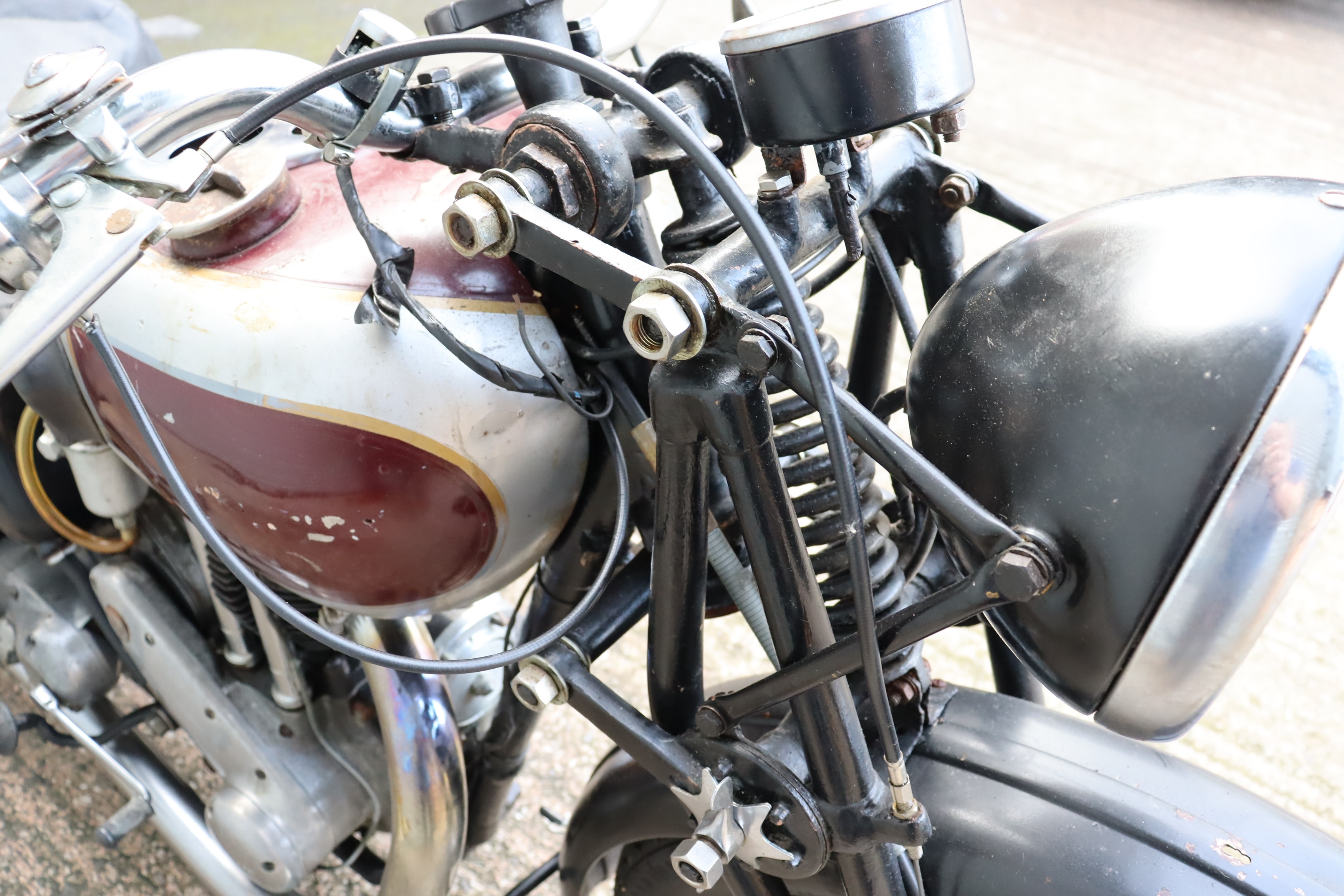 Lot 410 - 1937 Triumph 5H