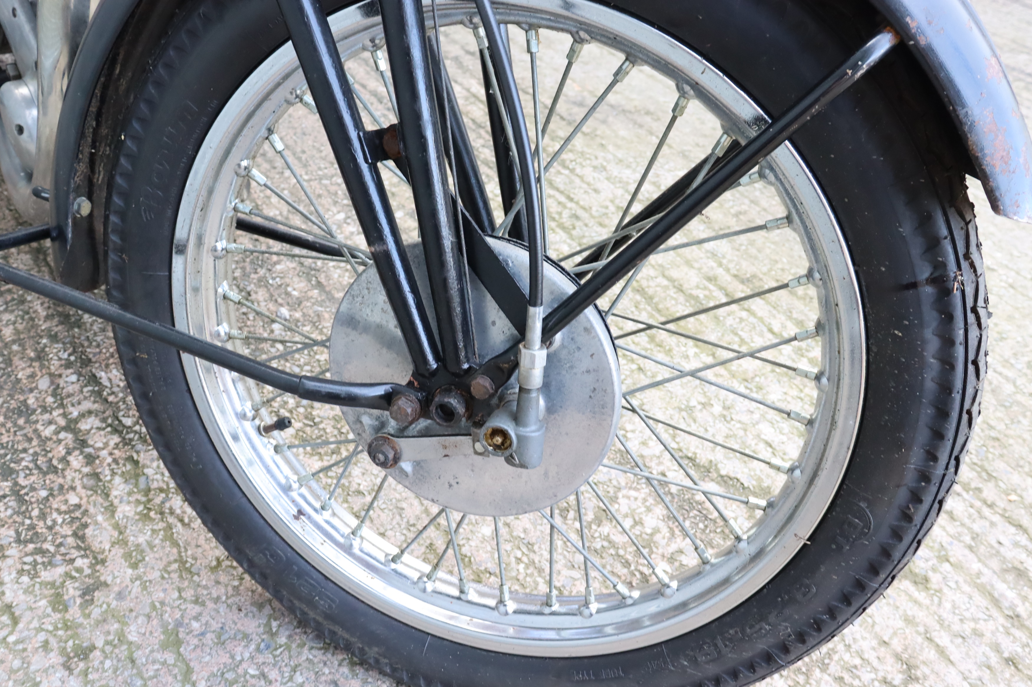 Lot 410 - 1937 Triumph 5H