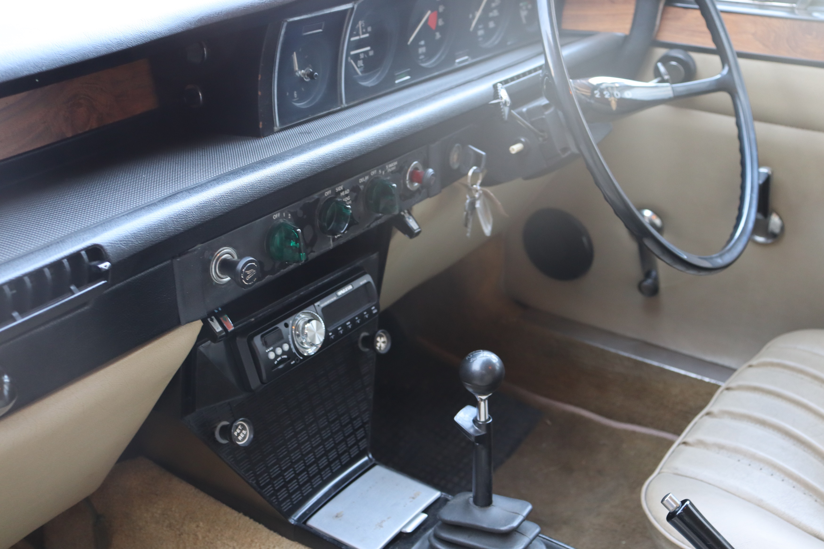 Lot 1 - 1975 Rover 2200 TC