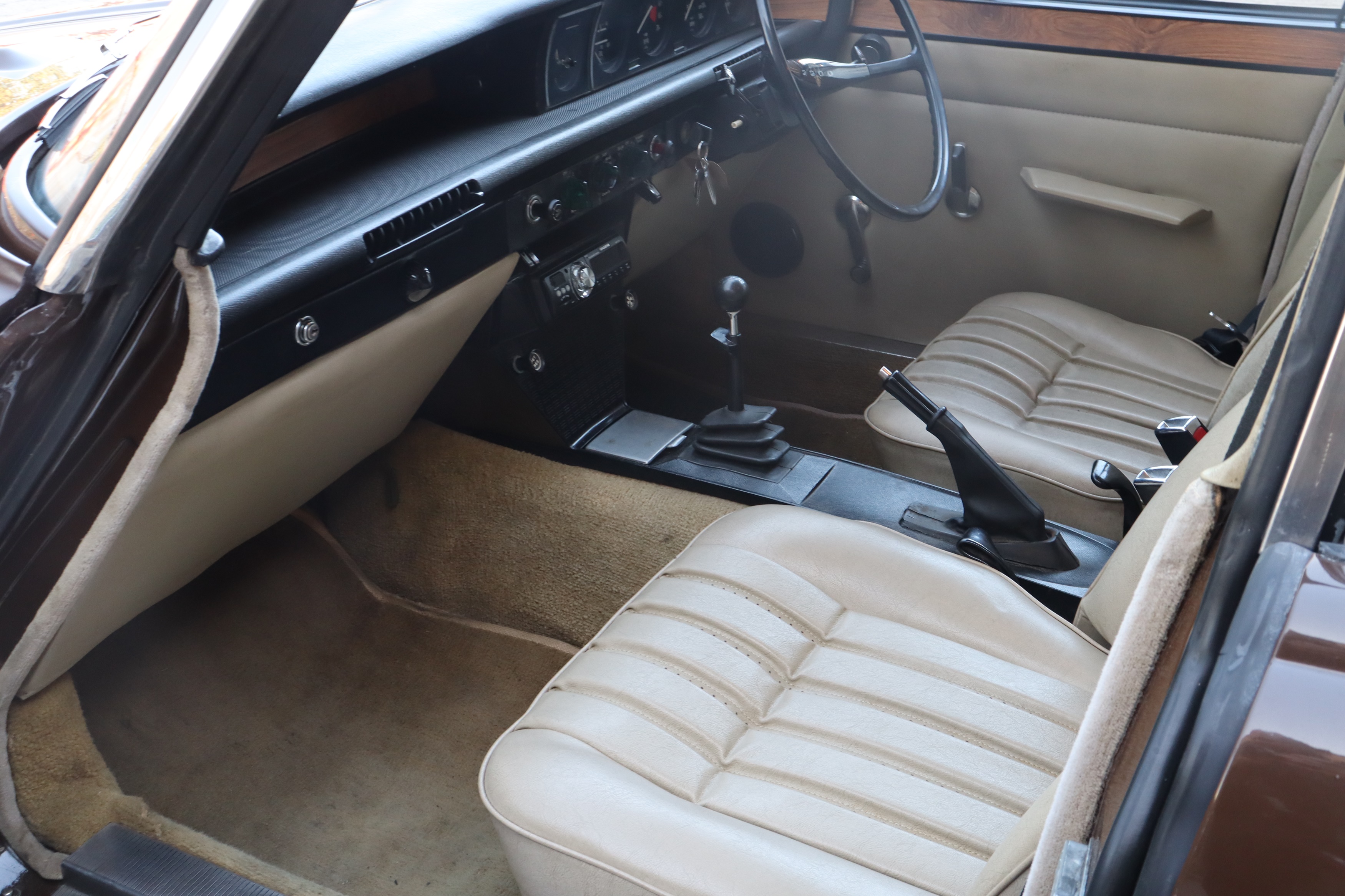 Lot 1 - 1975 Rover 2200 TC