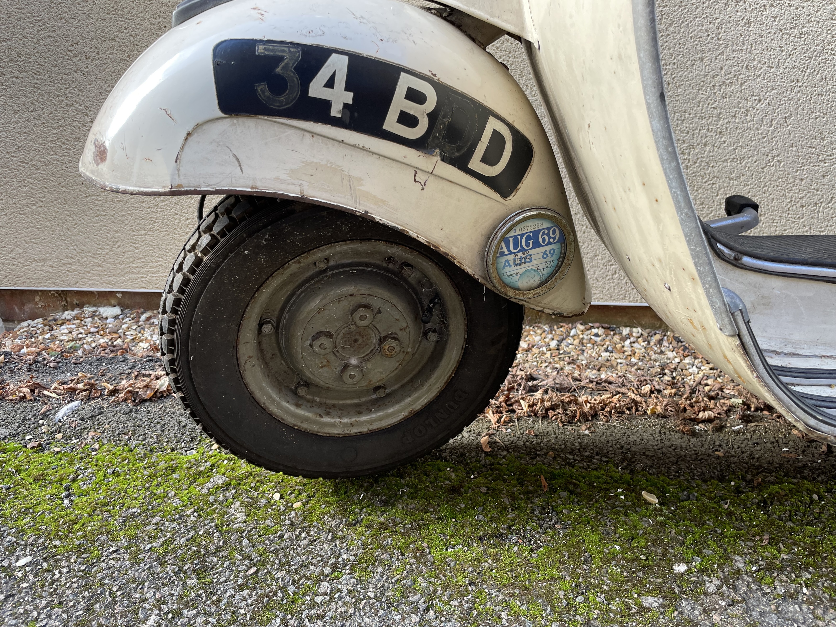 Lot 122 - 1963 Vespa Douglas Sportique