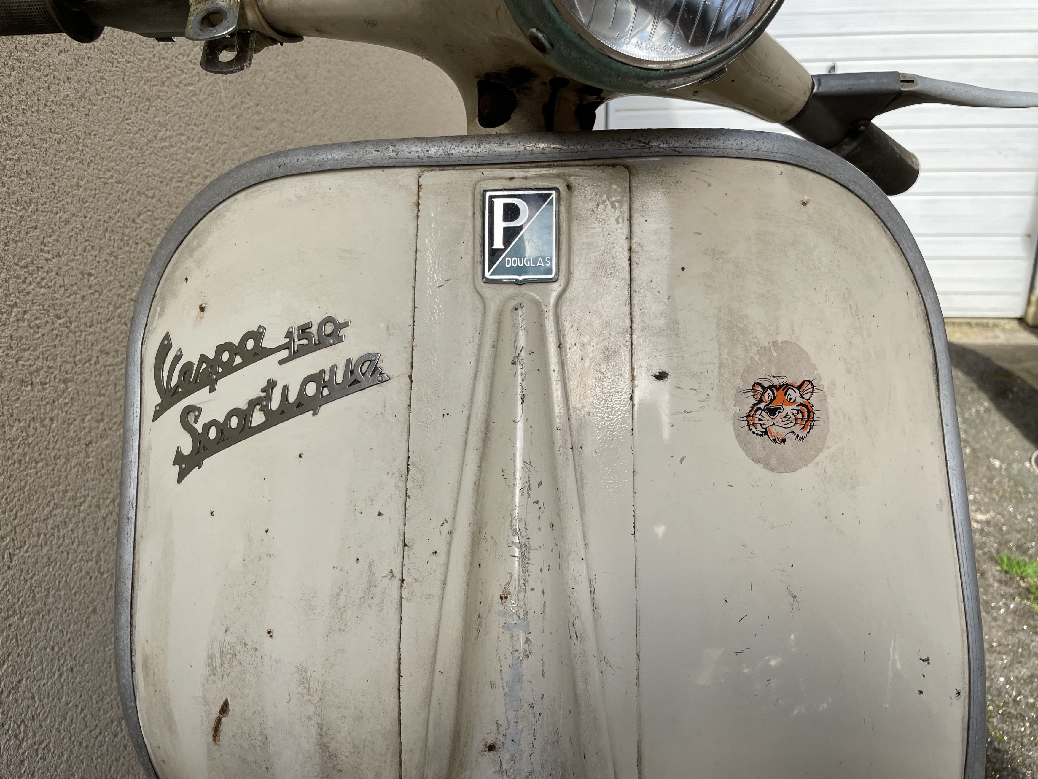 Lot 122 - 1963 Vespa Douglas Sportique