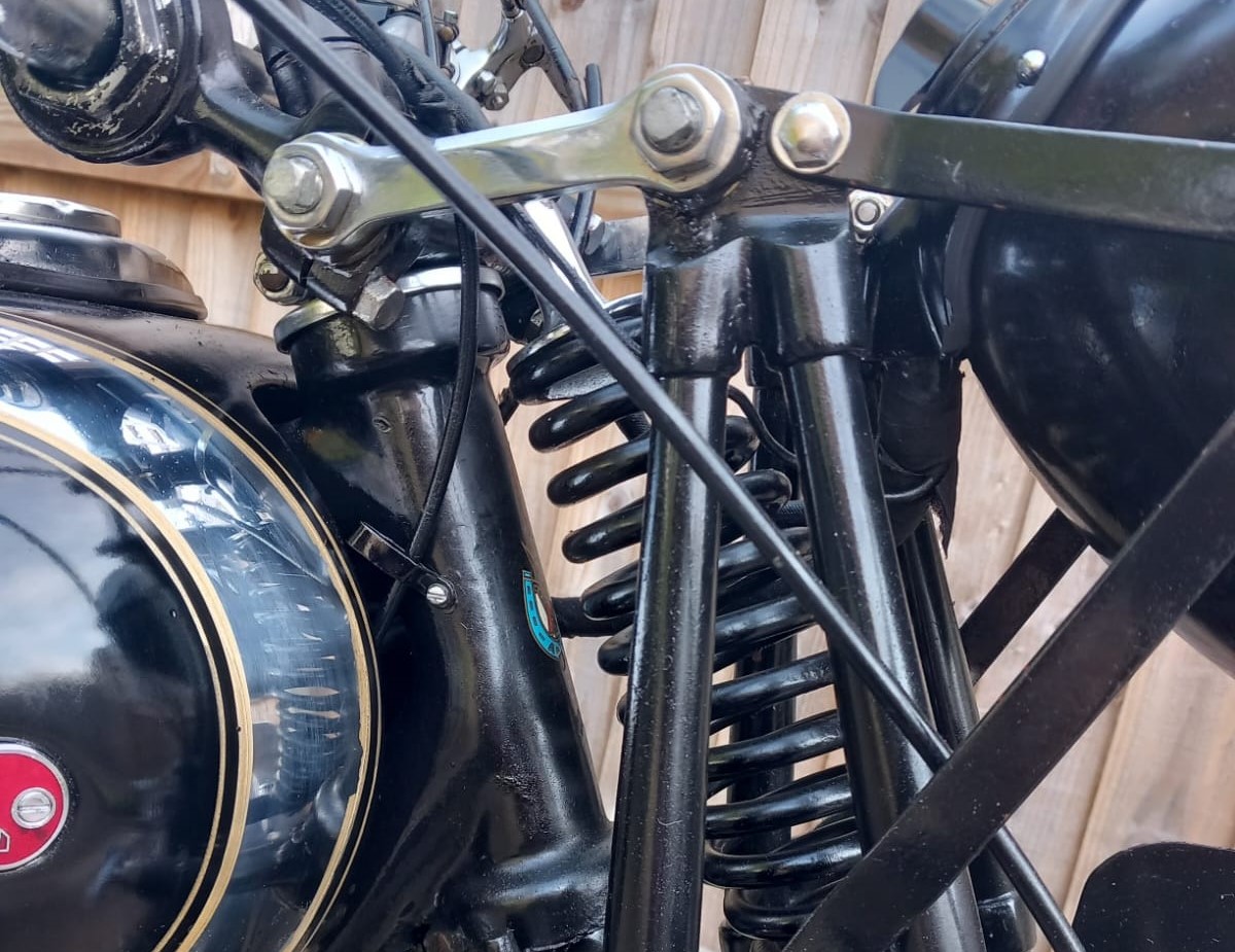 Lot 323 - c.1938 Ariel Square Four