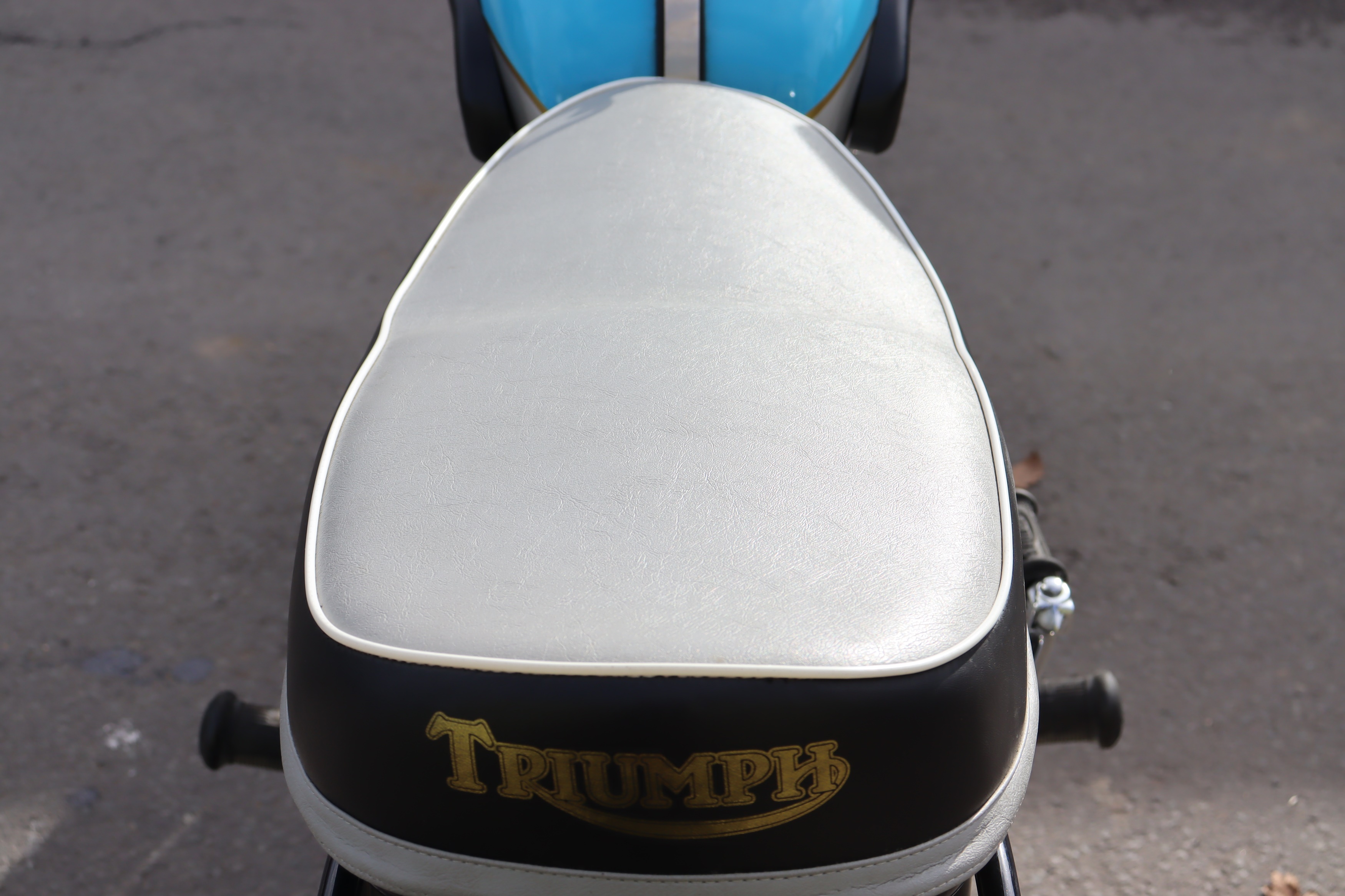 Lot 279 - 1961 Triumph T120R
