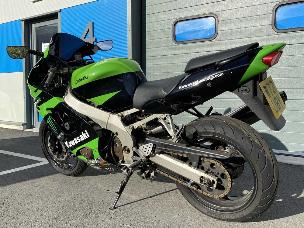 Lot 281 - 2000 Kawasaki 'Ninja' ZX-9R