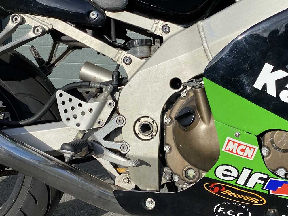 Lot 281 - 2000 Kawasaki 'Ninja' ZX-9R