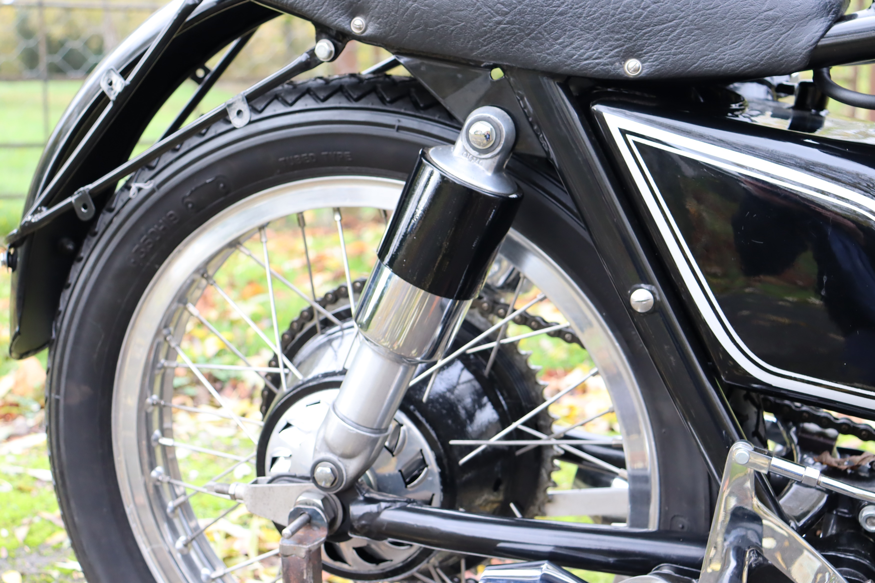 Lot 390 - 1954 Matchless G45