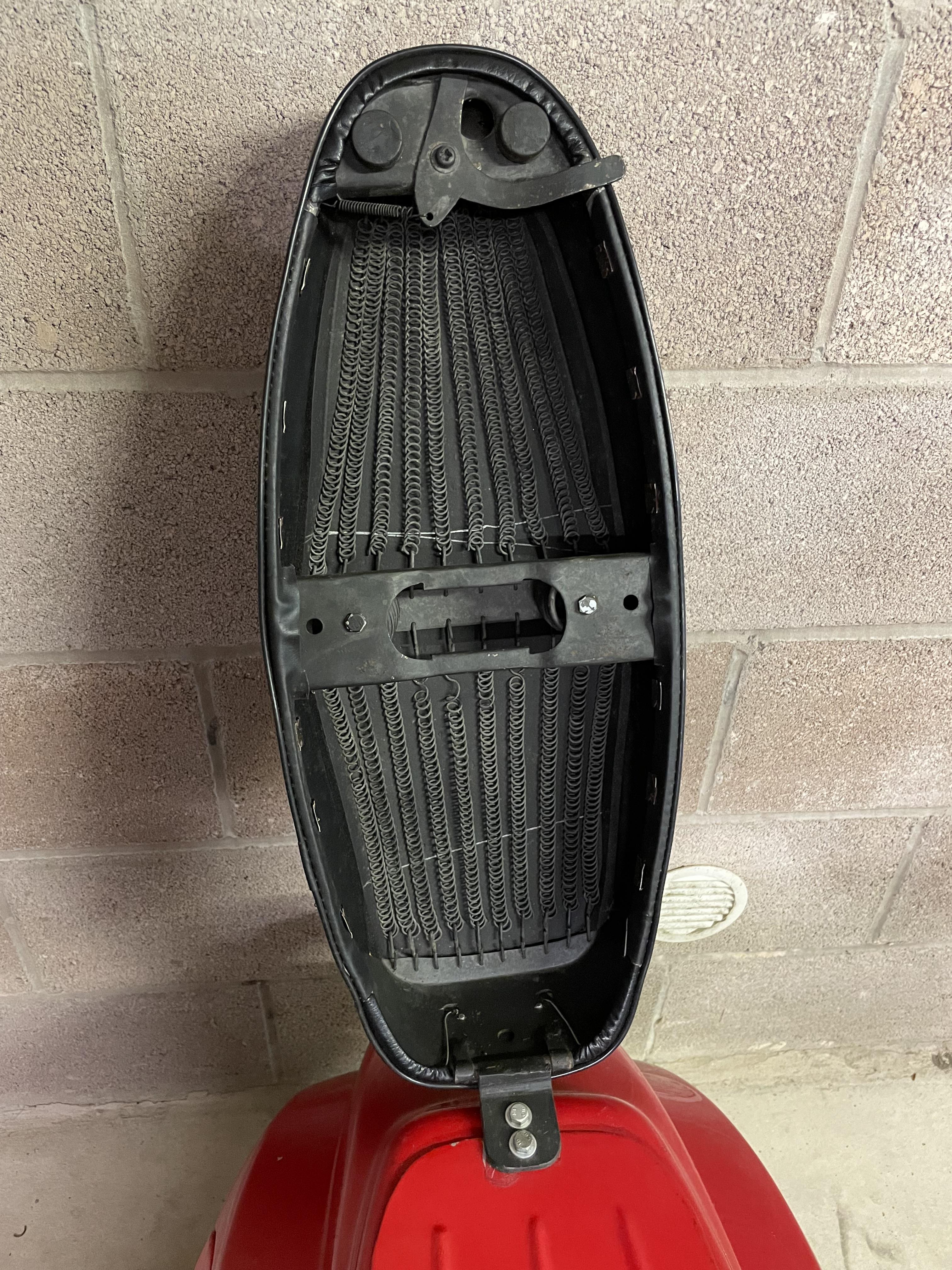 Lot 146 - 1970 Vespa SS90 Super Sprint