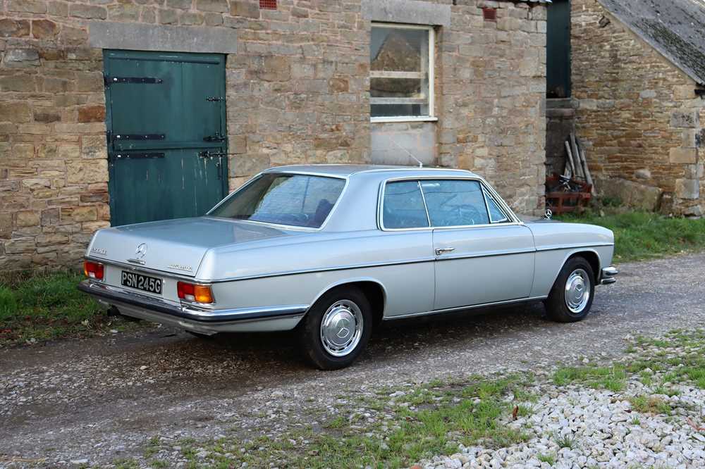 Lot 32 - 1969 Mercedes-Benz 250 CE