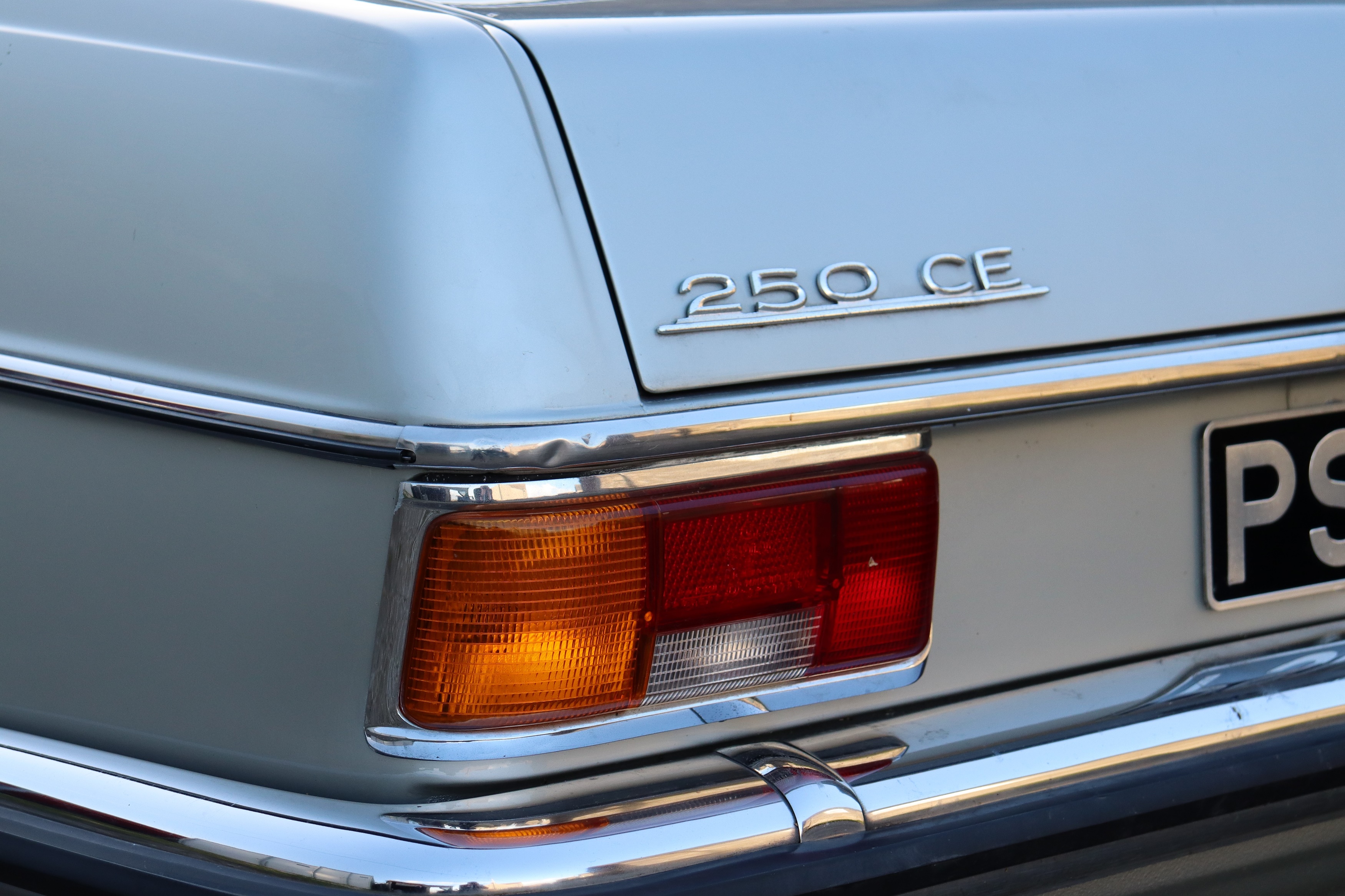 Lot 32 - 1969 Mercedes-Benz 250 CE