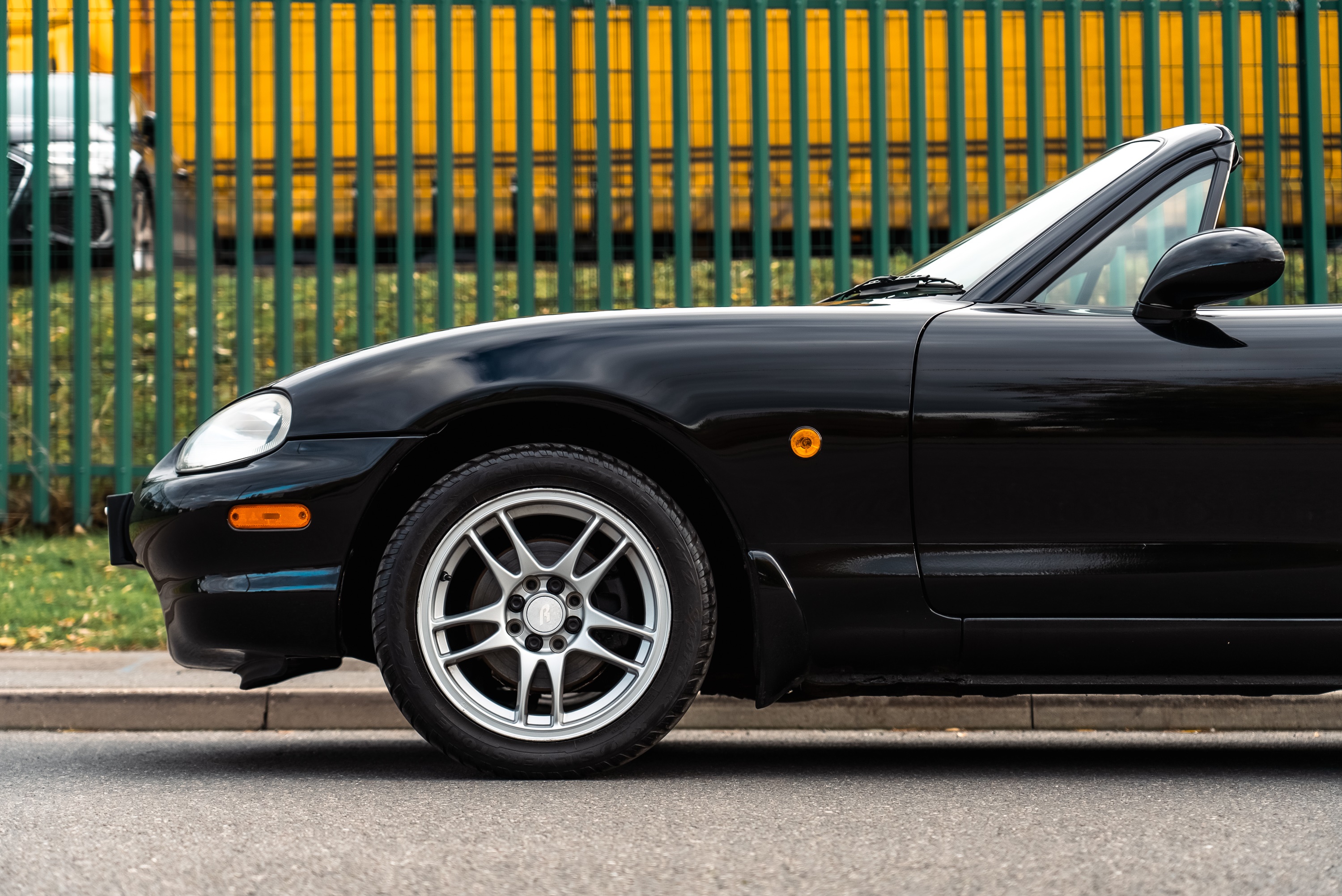 Lot 16 - 2001 Mazda MX-5 1.8iS Conran