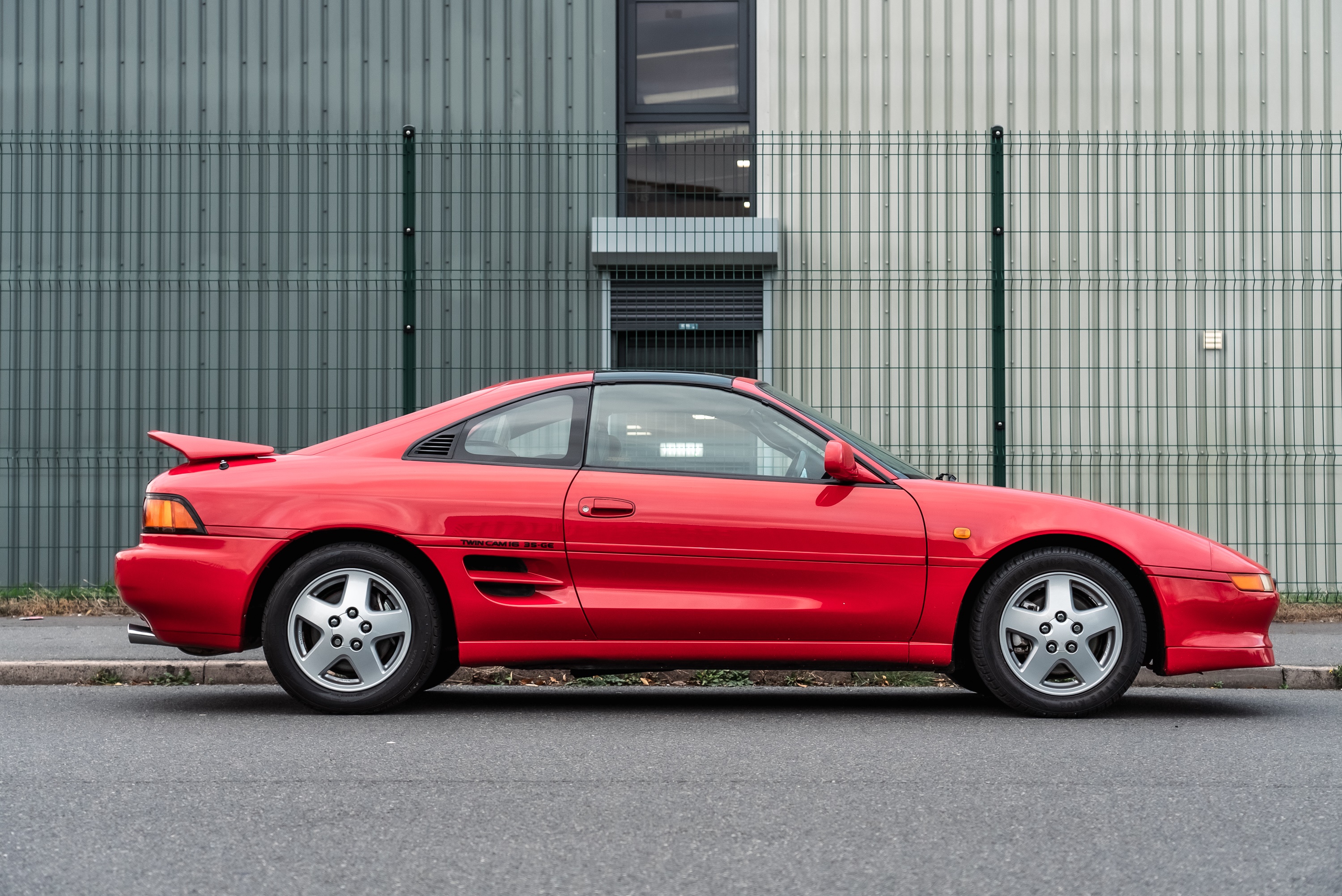 Lot 22 - 1994 Toyota MR2 2.0 GT