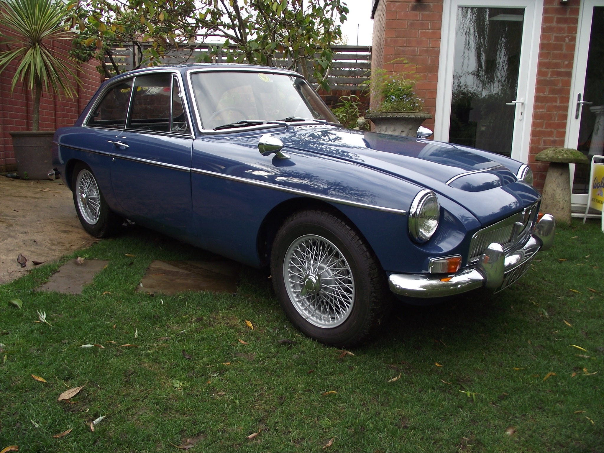 Lot 12 - 1968 MG C GT
