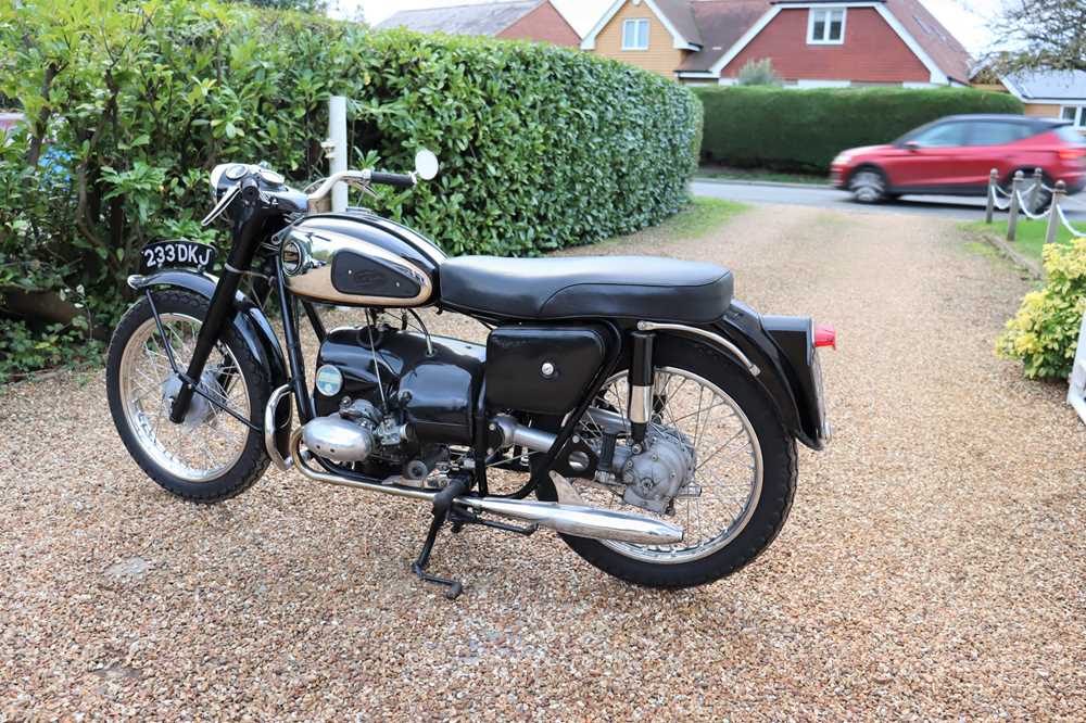 Lot 371 - 1957 Velocette Valiant
