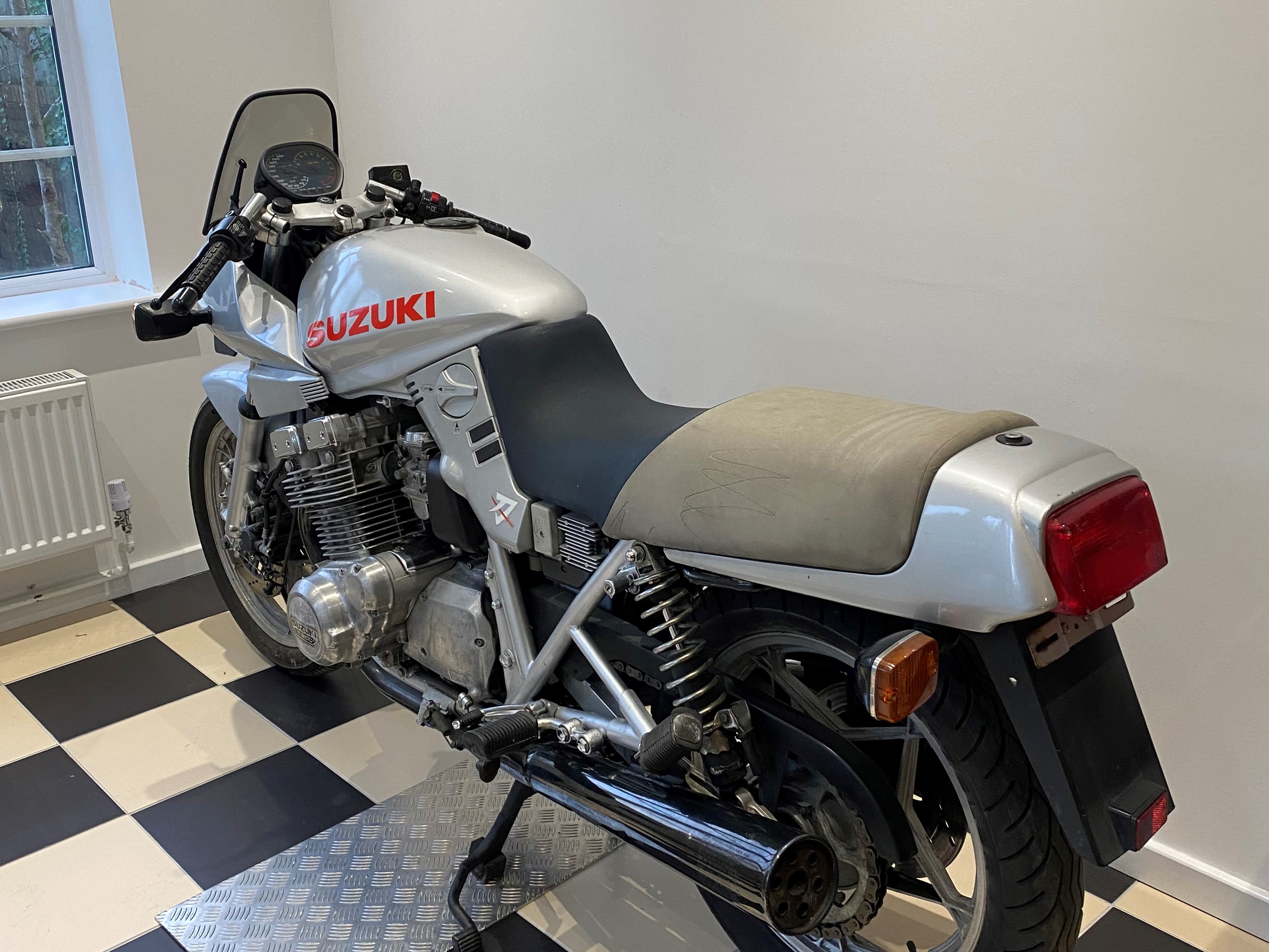 Lot 252 - 1982 Suzuki GSX 1100 Katana