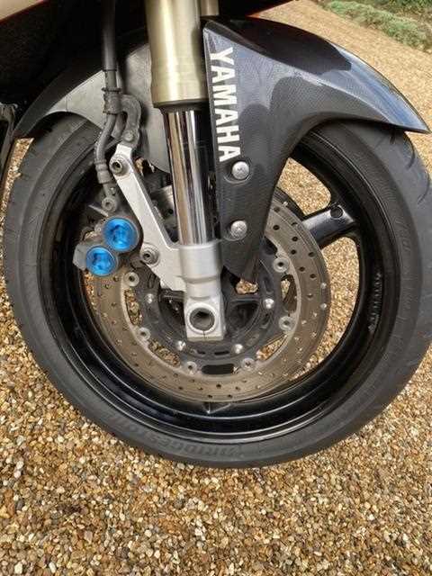 Lot 274 - 2001 Yamaha R1