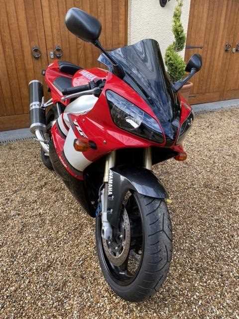 Lot 274 - 2001 Yamaha R1