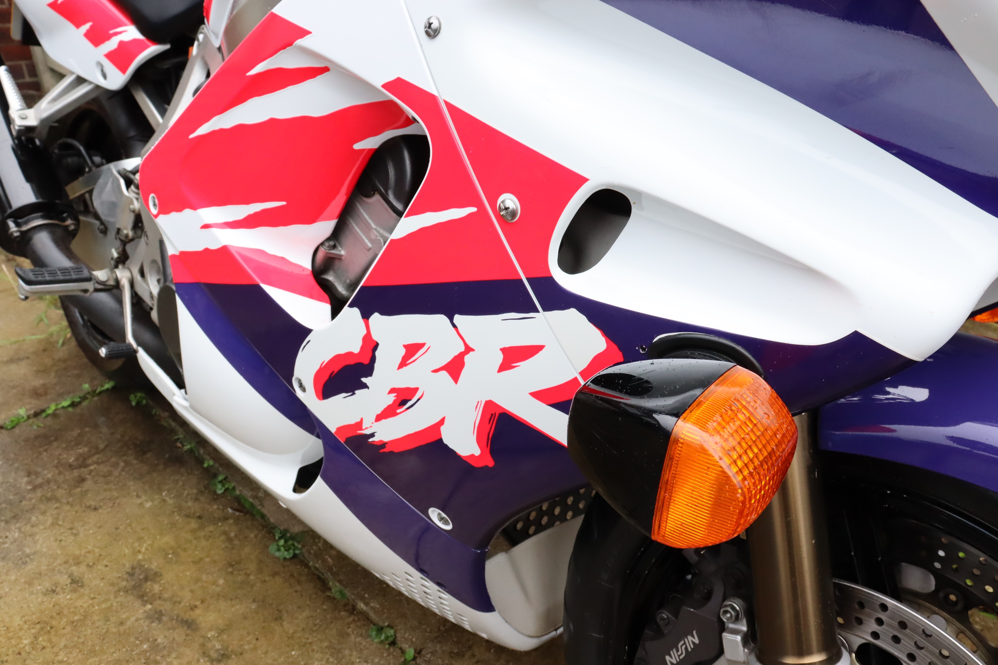 Lot 238 - 1993 Honda SC28 CBR900RR Fireblade