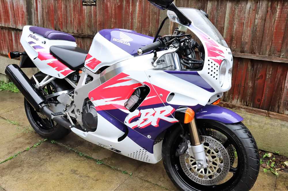 Lot 238 - 1993 Honda SC28 CBR900RR Fireblade