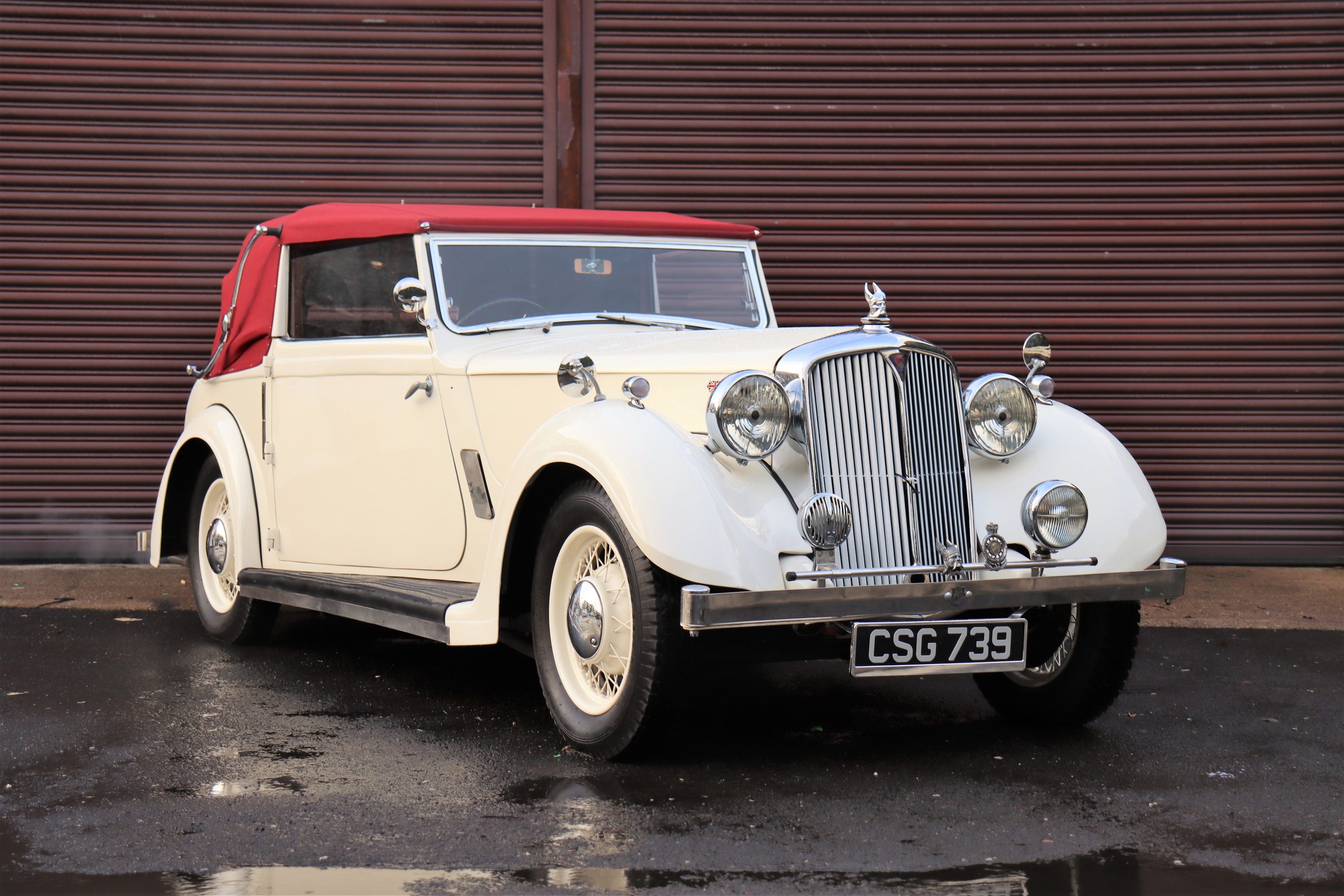 Lot 28 - 1939 Rover 14hp Tickford Three-Position