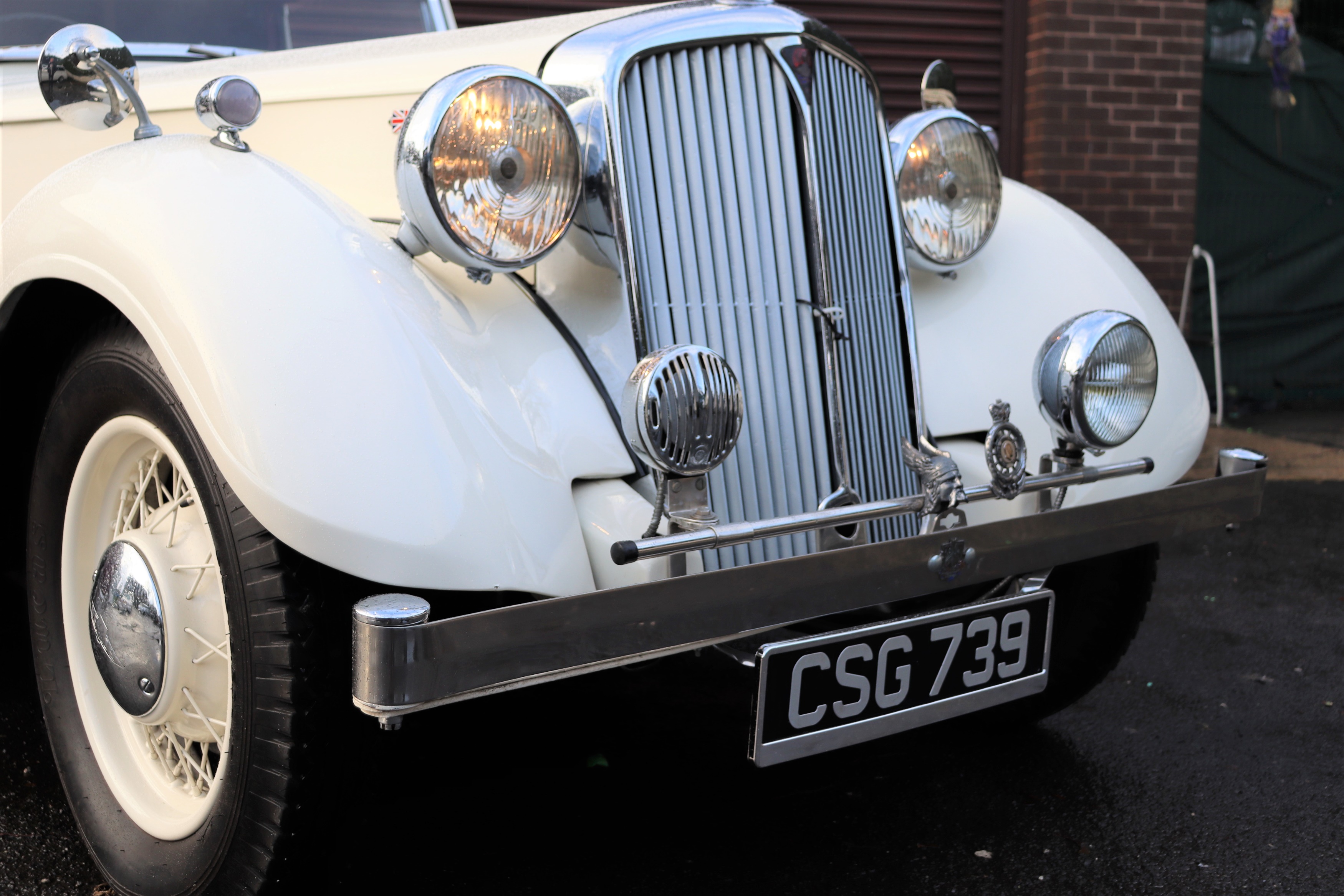 Lot 28 - 1939 Rover 14hp Tickford Three-Position