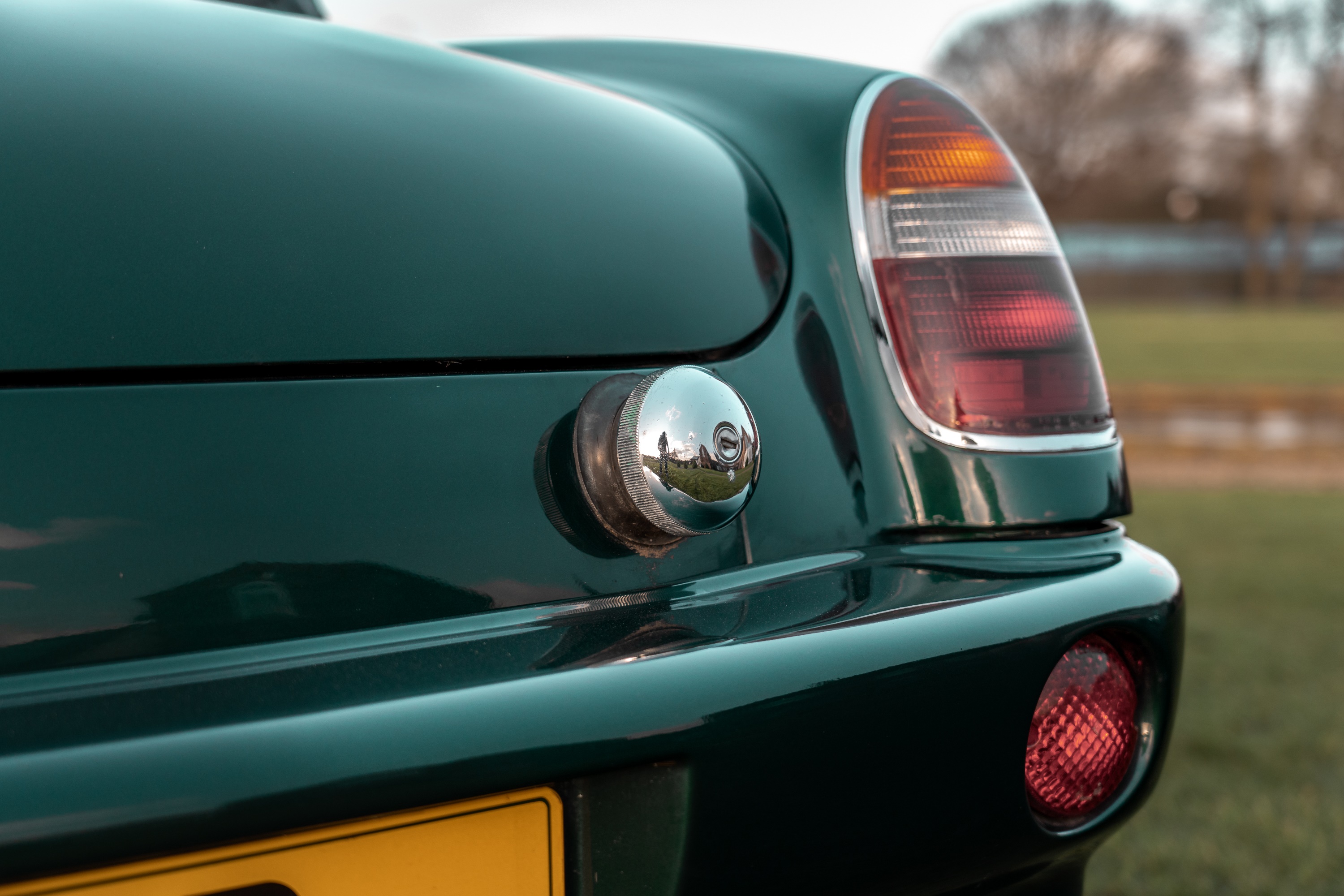 Lot 24 - 1994 MG RV8