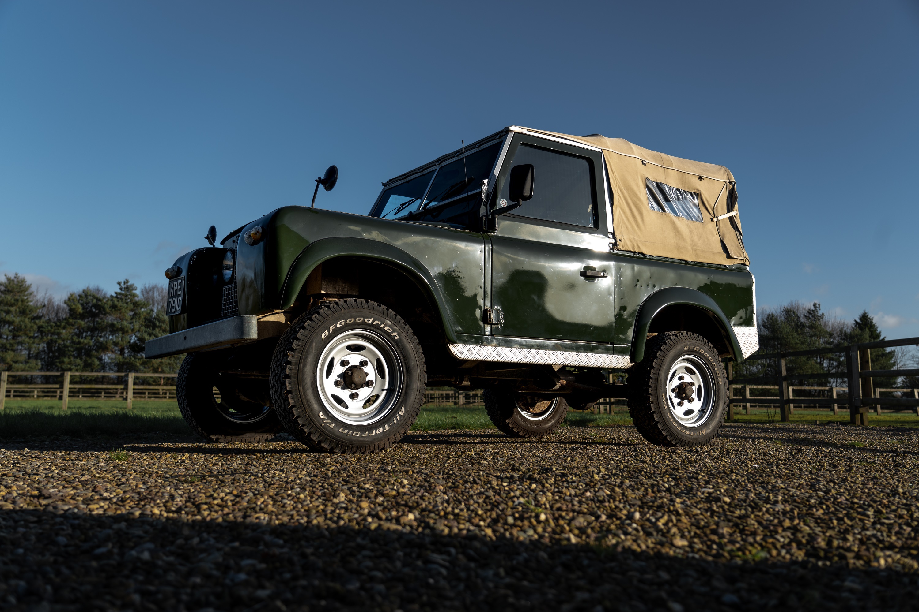 Lot 25 - 1965/2006 Land Rover / Range Rover 'Series