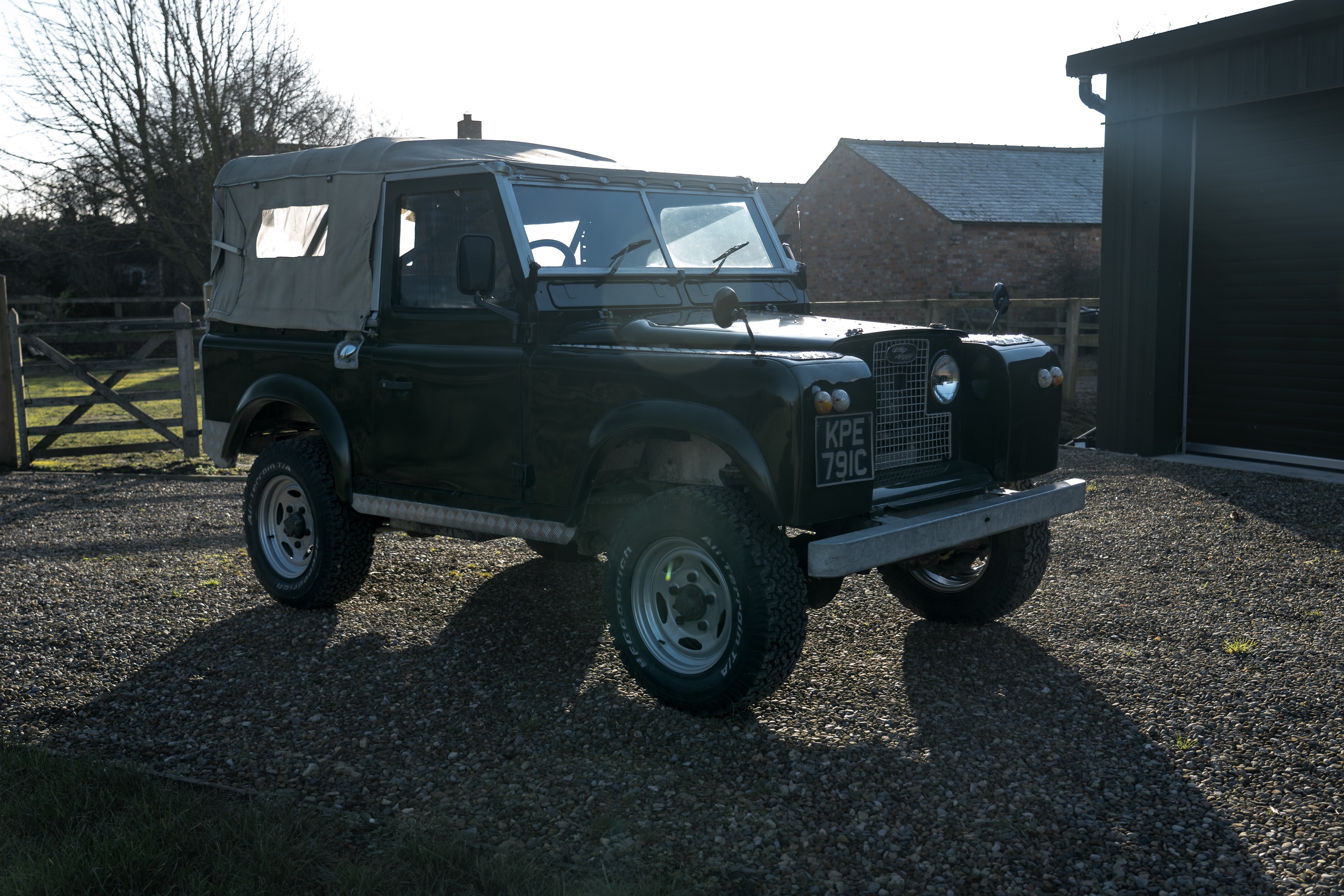 Lot 25 - 1965/2006 Land Rover / Range Rover 'Series