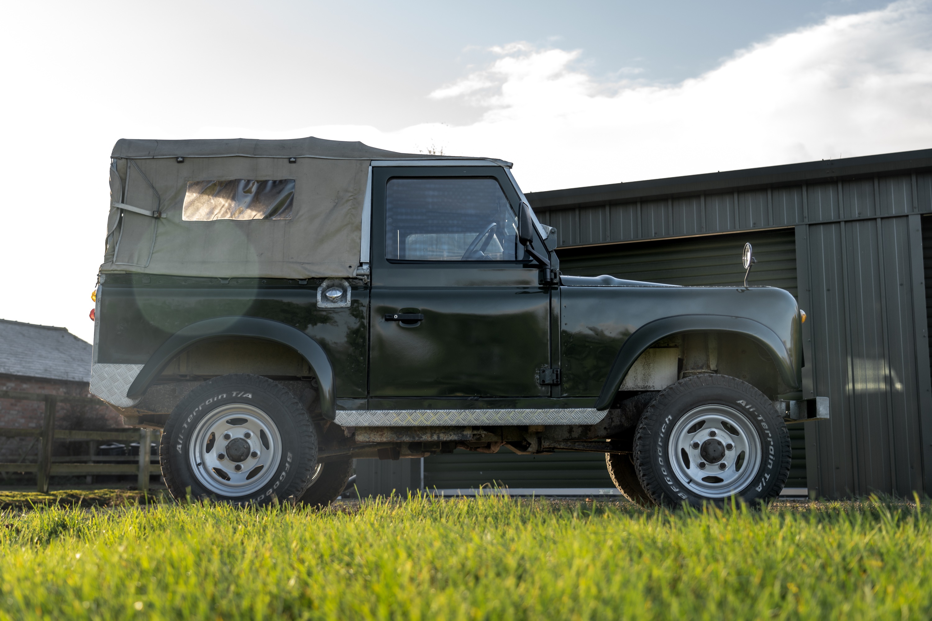 Lot 25 - 1965/2006 Land Rover / Range Rover 'Series