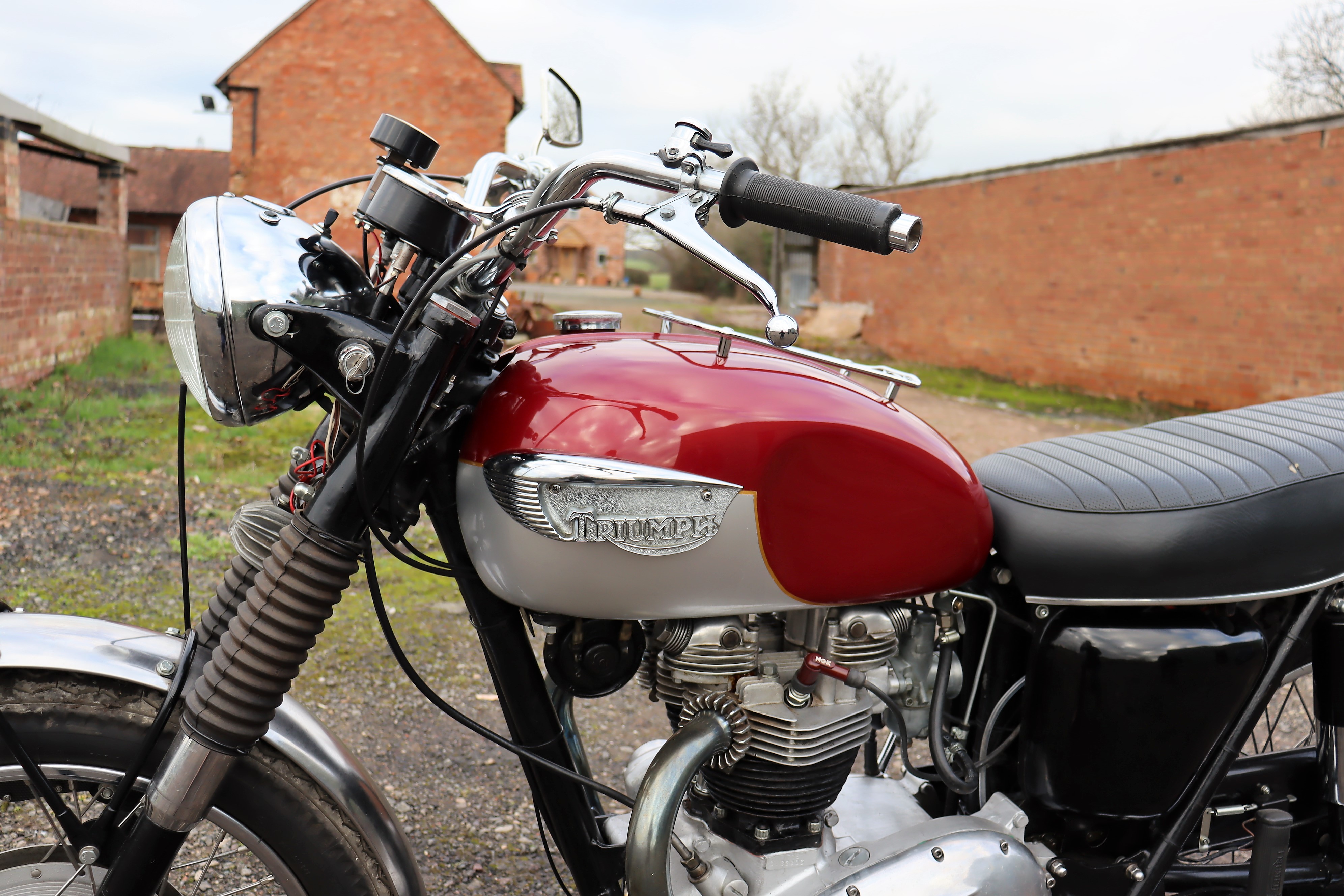 Lot 281 - 1968 Triumph TR6C Trophy