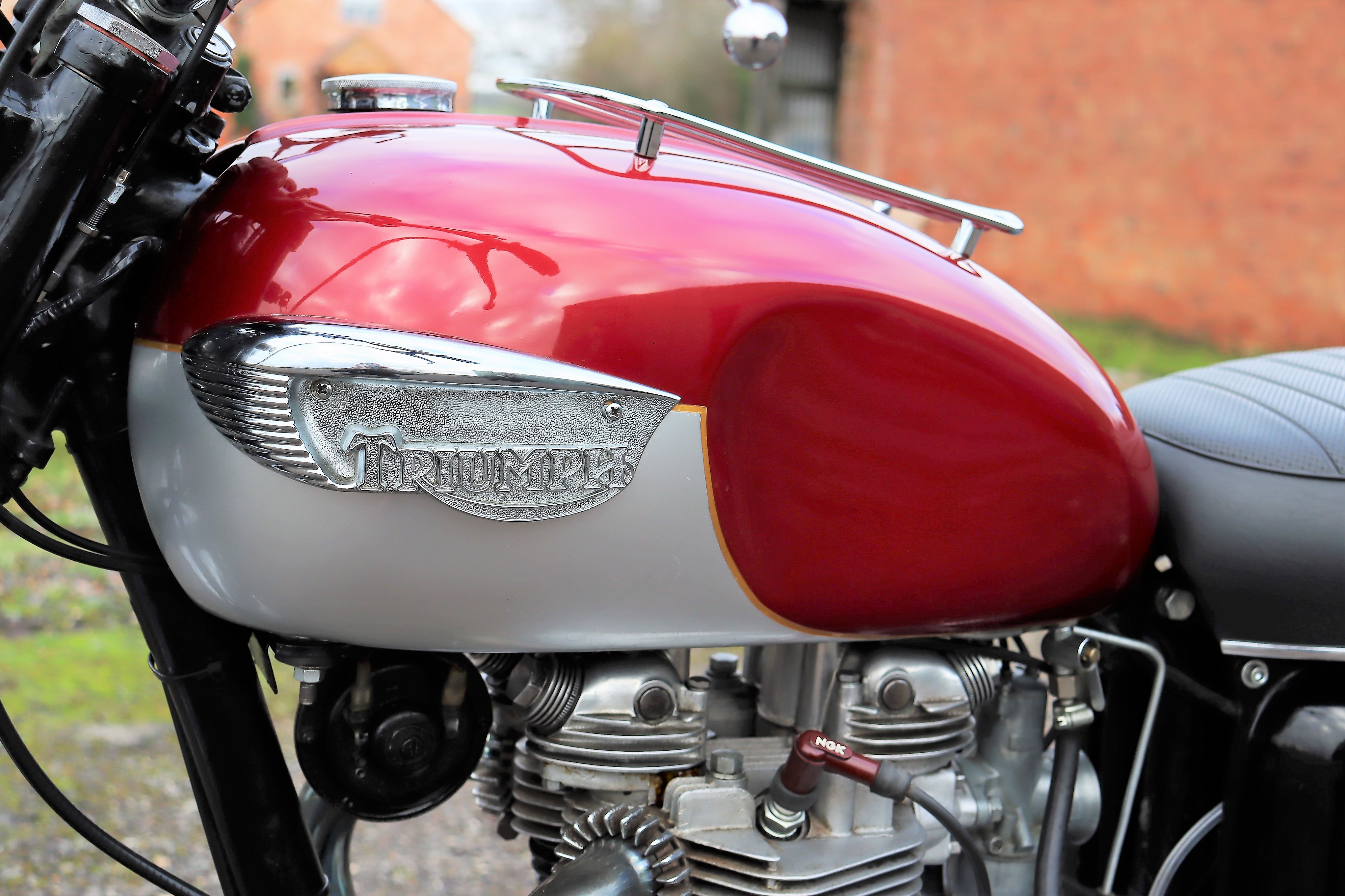 Lot 281 - 1968 Triumph TR6C Trophy