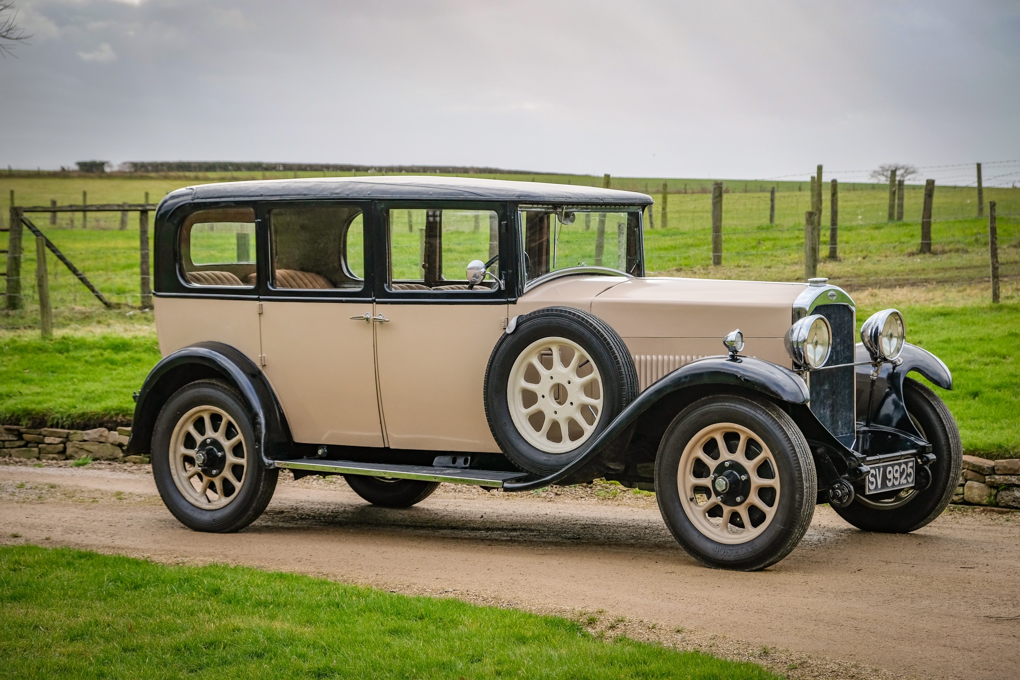 Lot 10 - 1929 Humber 16/50 Saloon