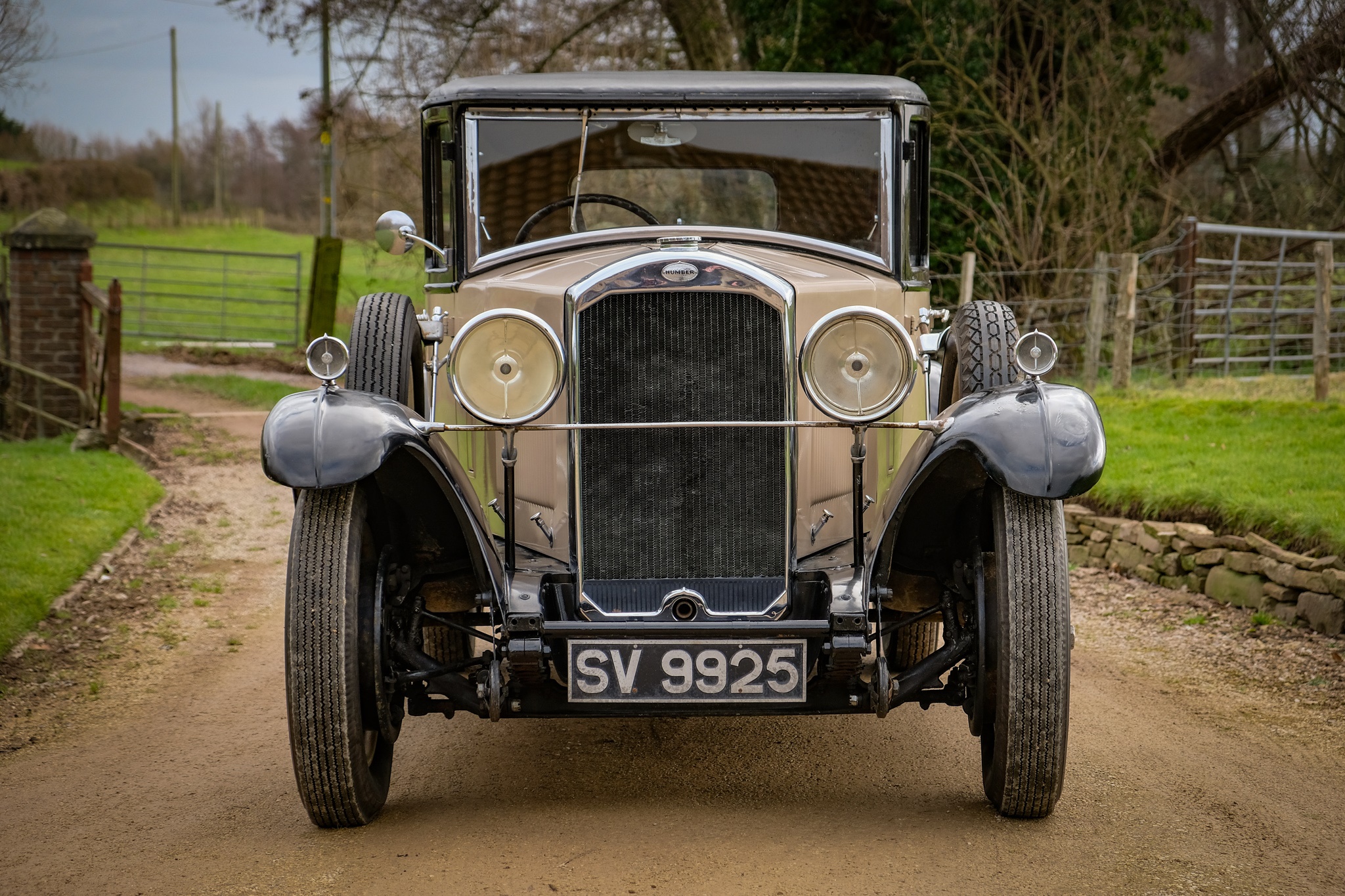 Lot 10 - 1929 Humber 16/50 Saloon