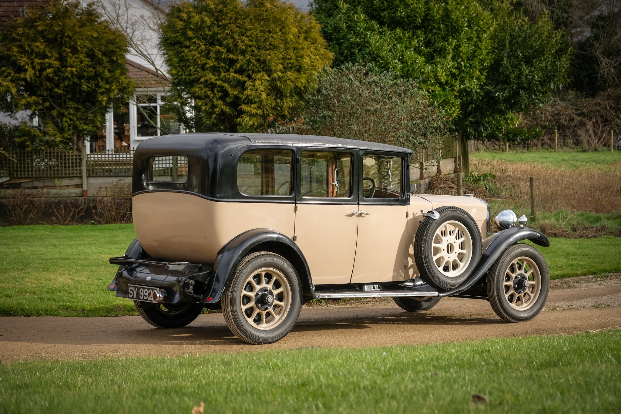 Lot 10 - 1929 Humber 16/50 Saloon