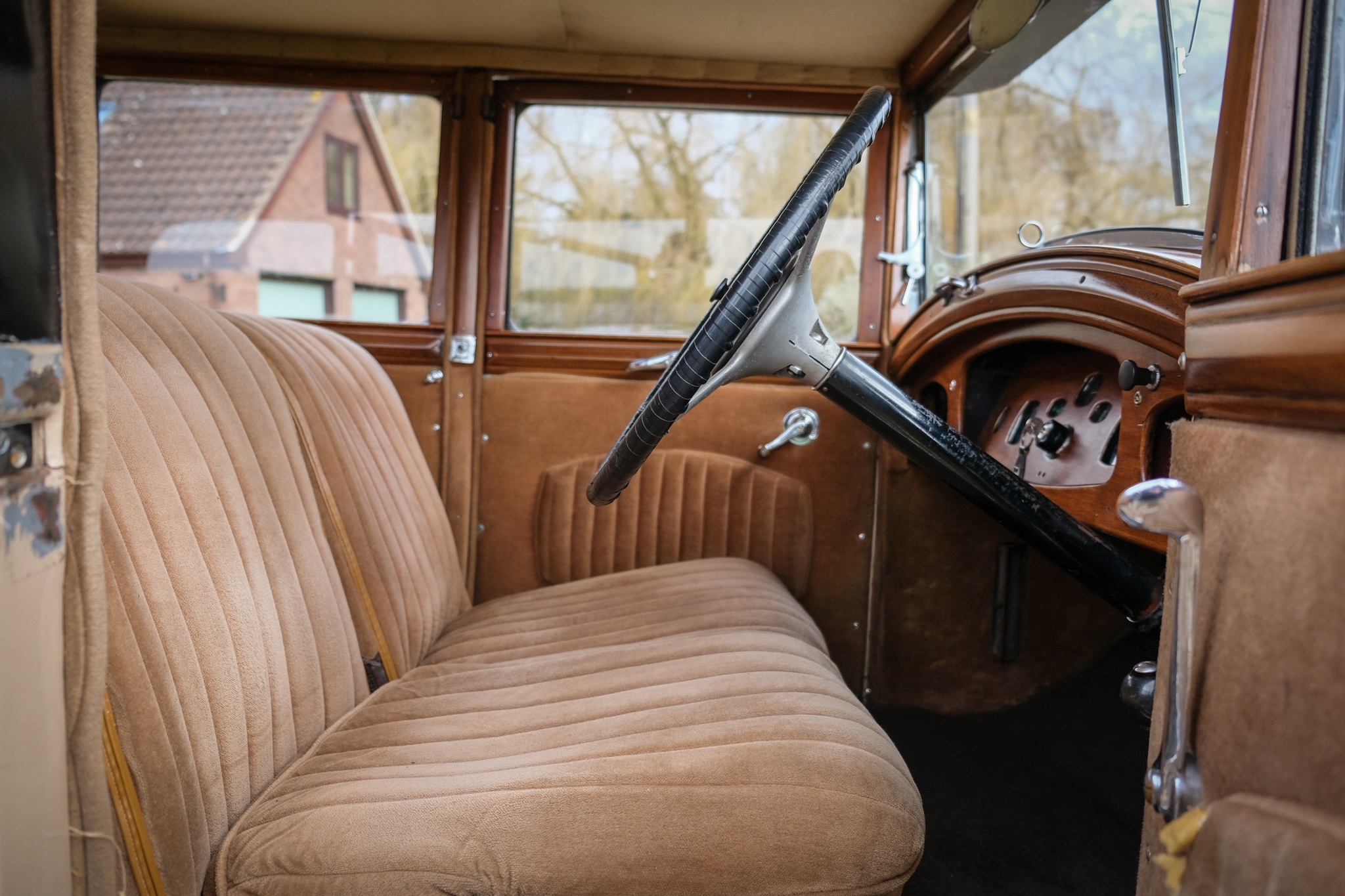 Lot 10 - 1929 Humber 16/50 Saloon