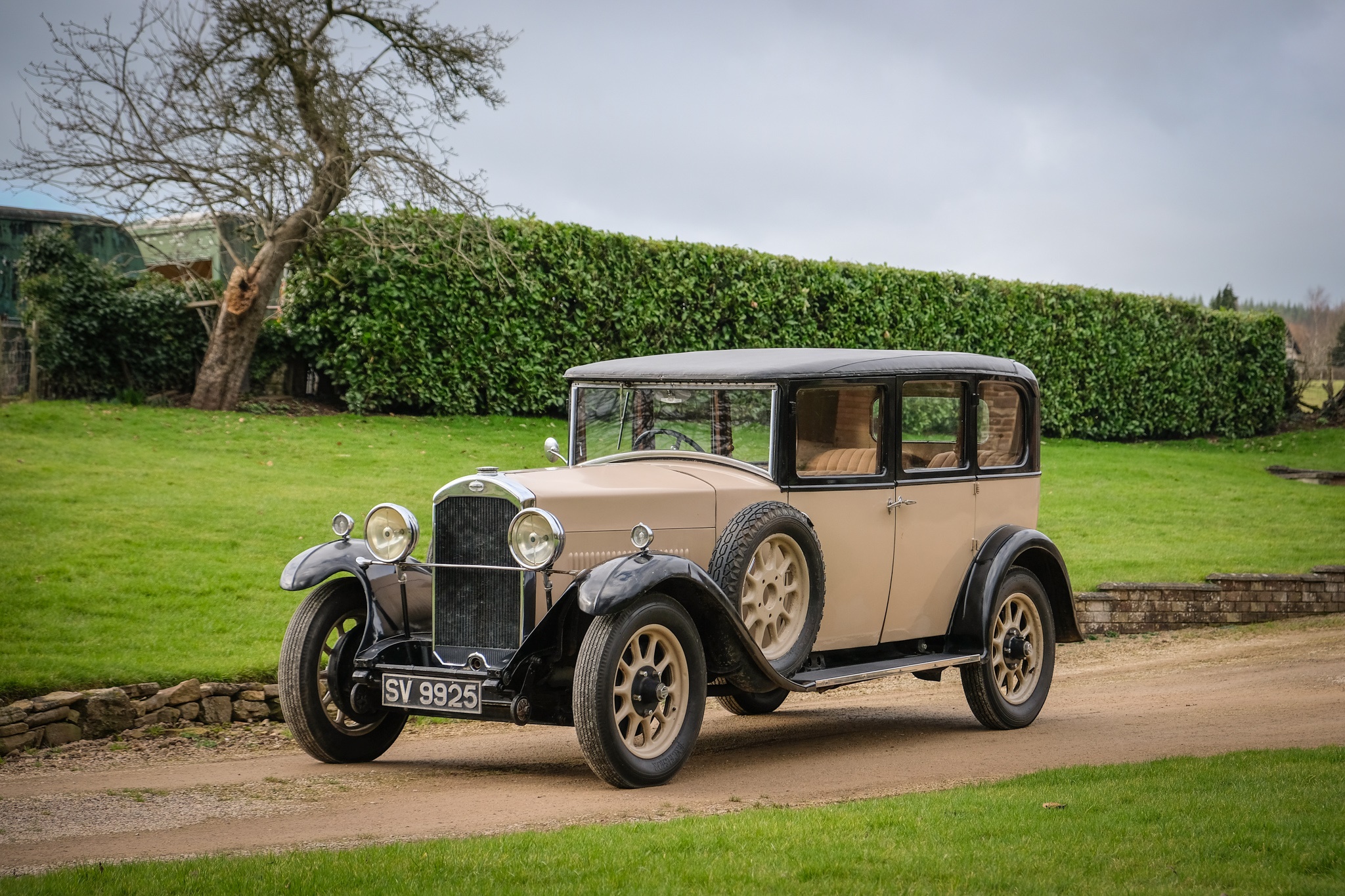 Lot 10 - 1929 Humber 16/50 Saloon