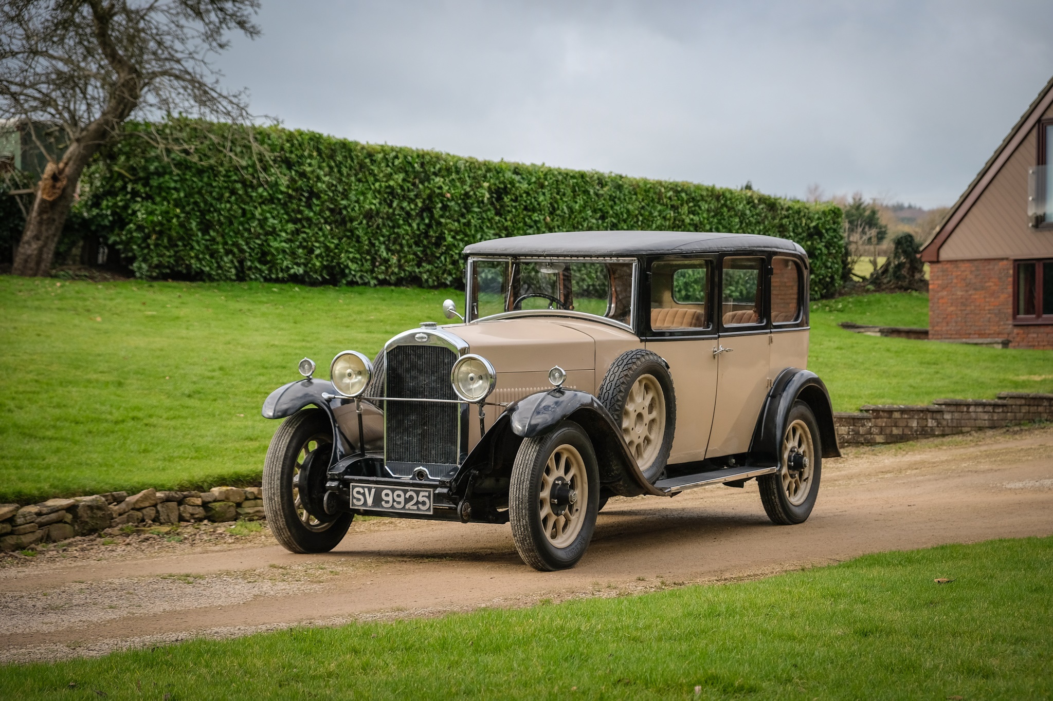 Lot 10 - 1929 Humber 16/50 Saloon