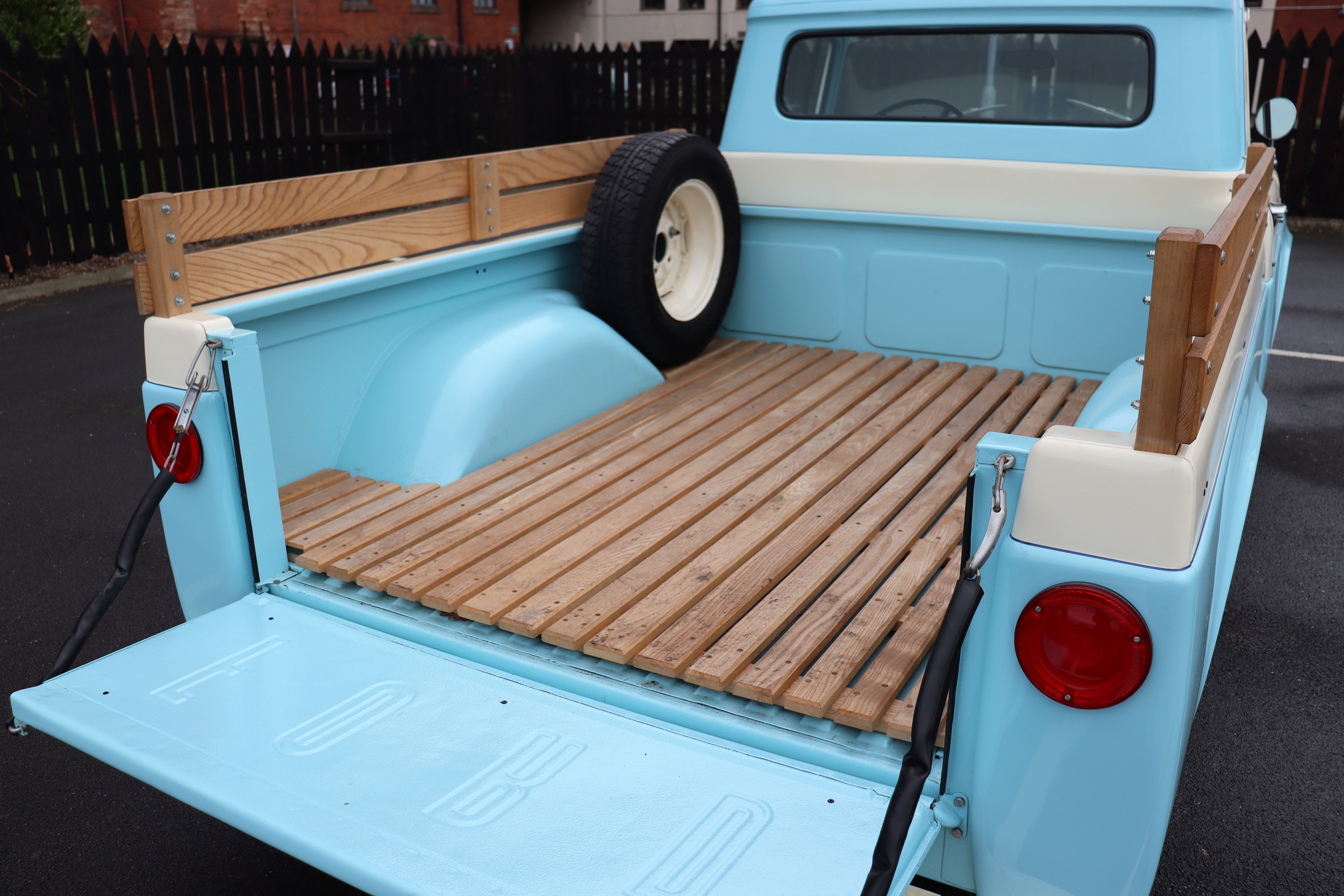 Lot 105 - 1958 Ford F100 'Styleside' Pickup