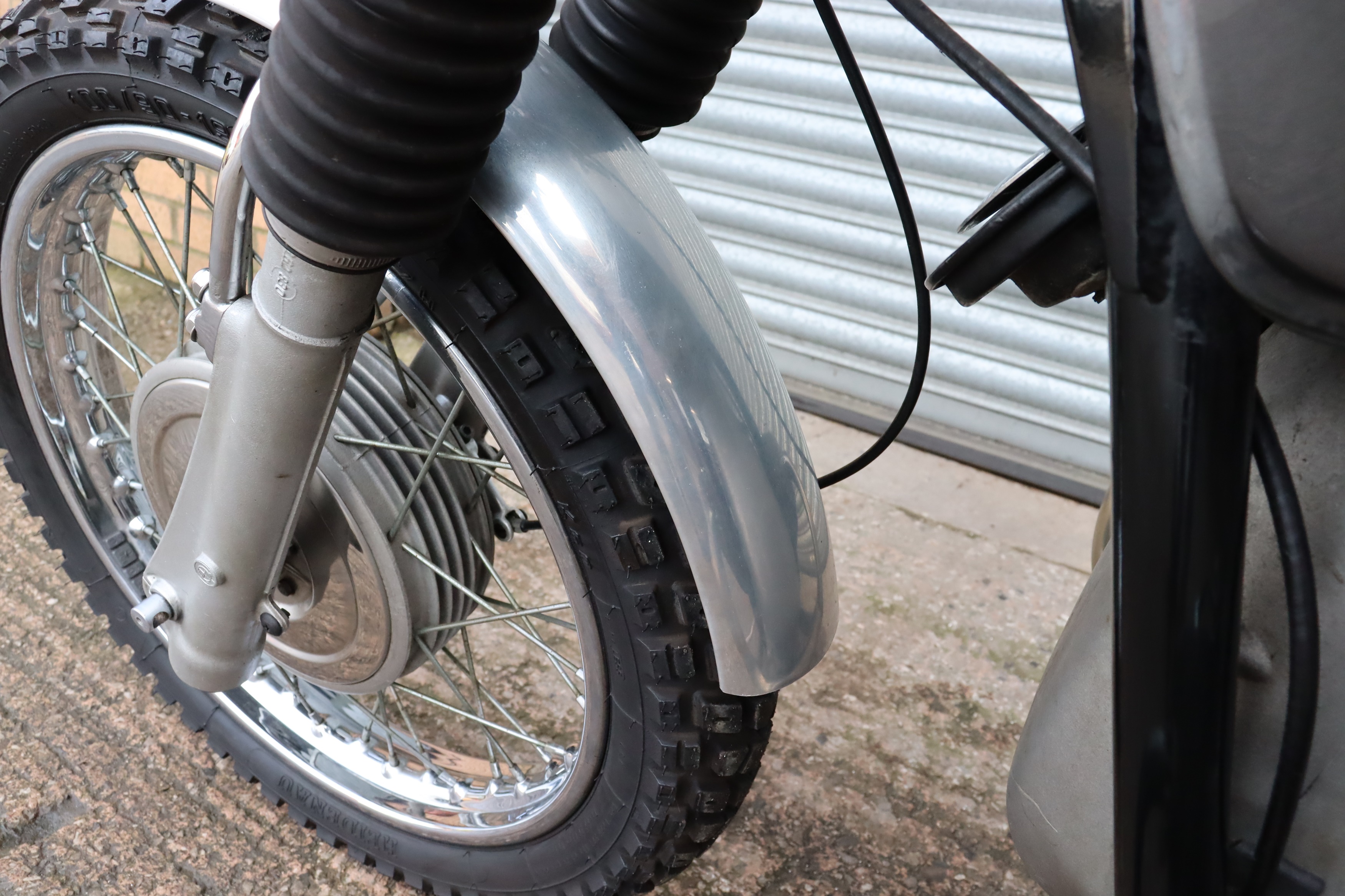 Lot 304 - 1972 BMW R75