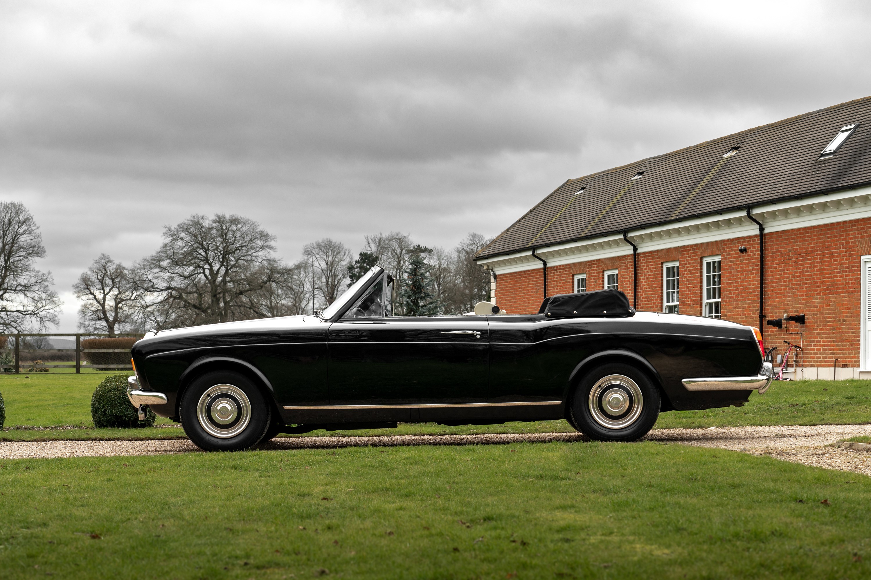 Lot 83 - 1968 Rolls-Royce Silver Shadow Two-Door