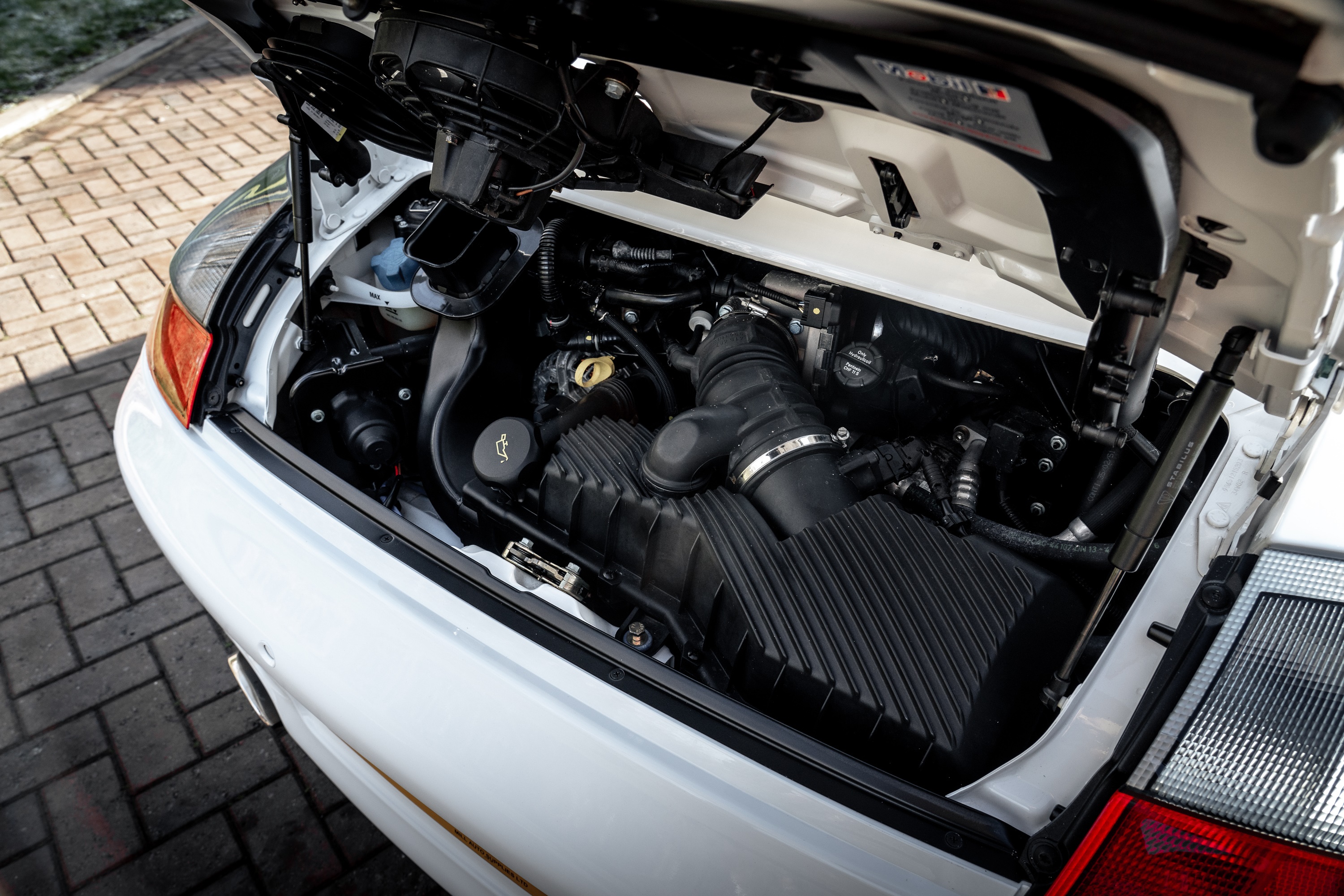 Lot 72 - 2002 Porsche 911 Carrera 4S