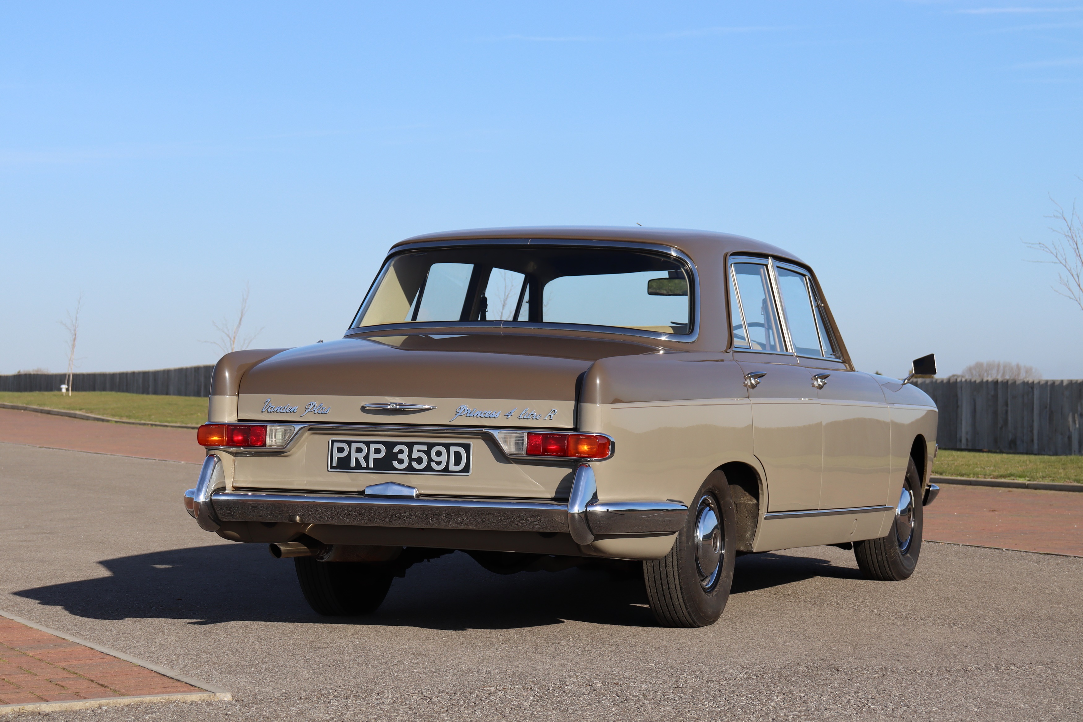 Lot 33 - 1966 Vanden Plas Princess 4-Litre R