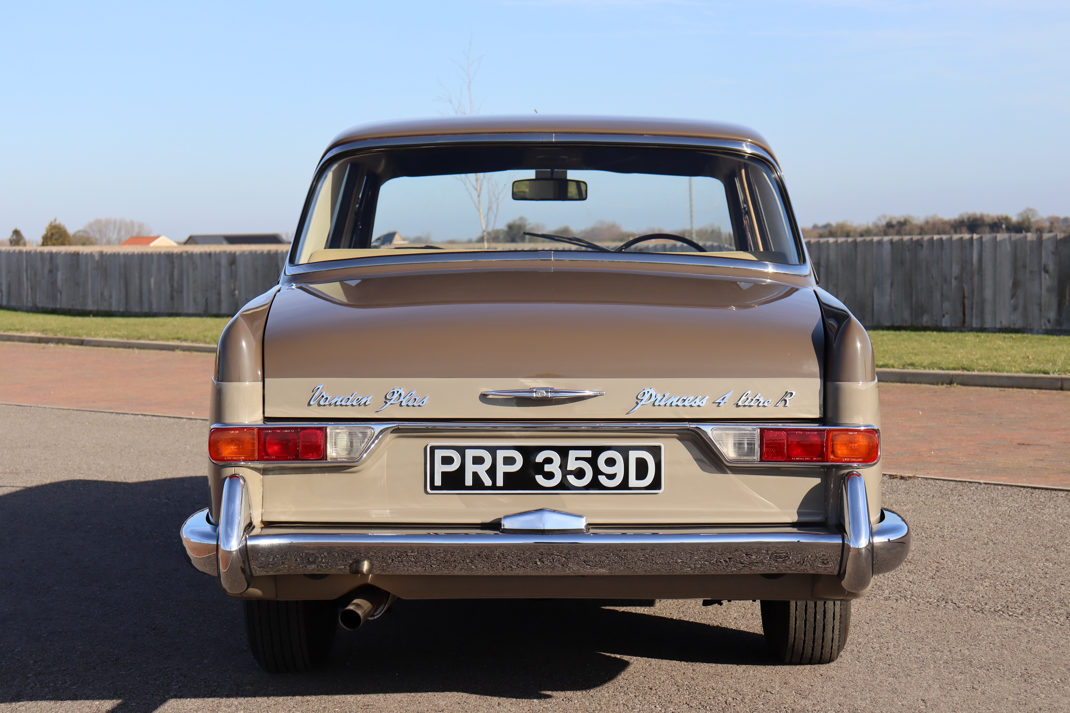 Lot 33 - 1966 Vanden Plas Princess 4-Litre R