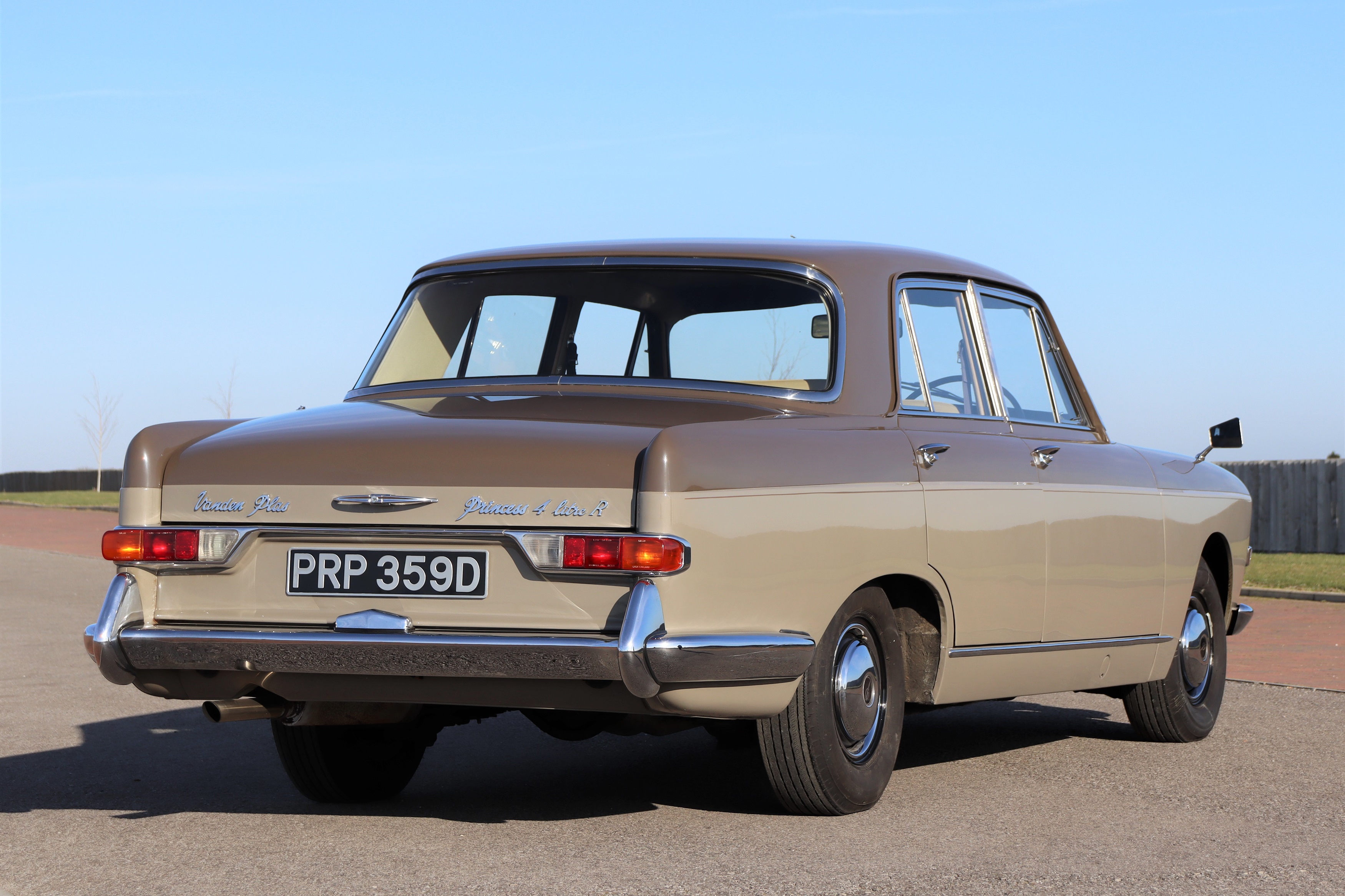 Lot 33 - 1966 Vanden Plas Princess 4-Litre R